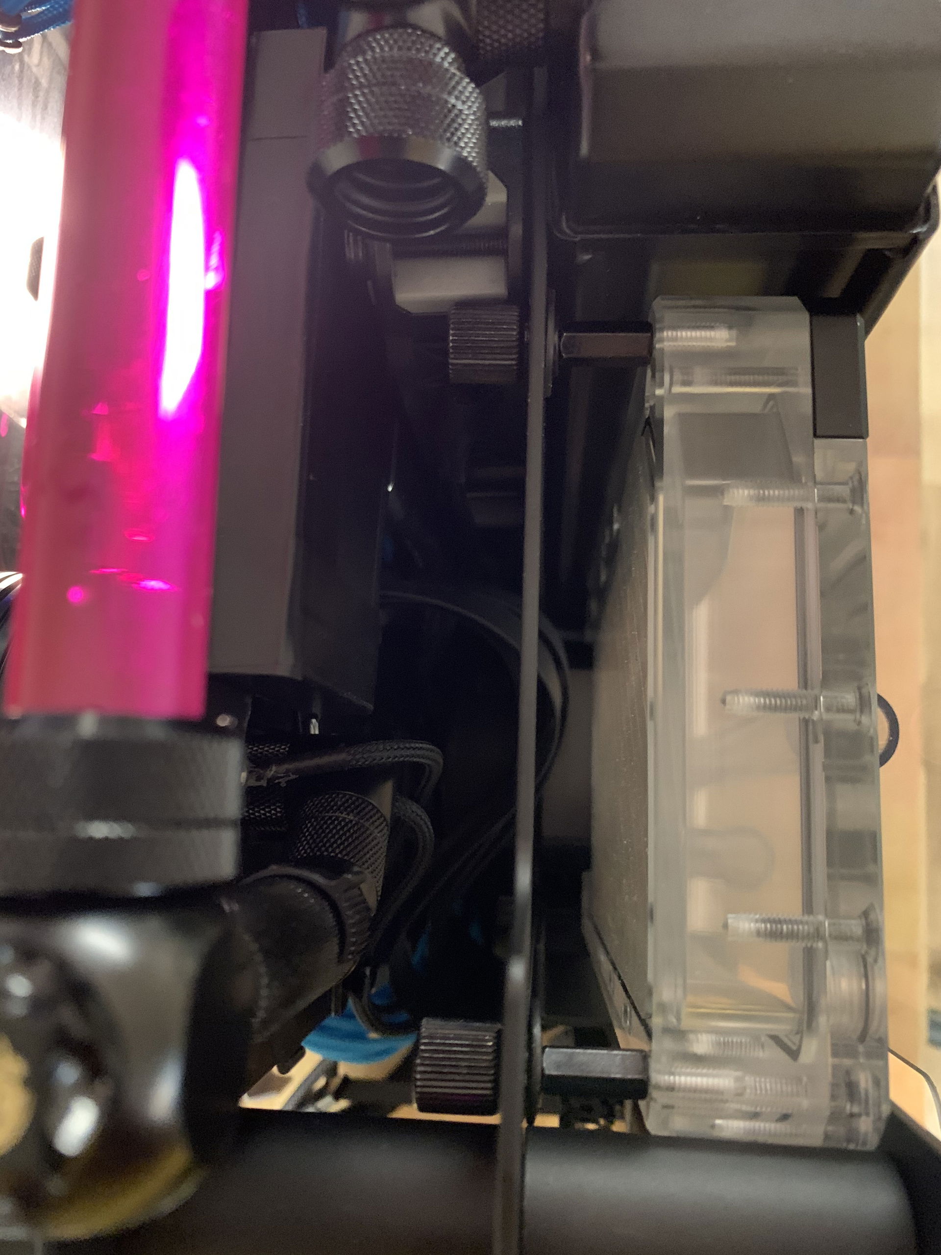 First Custom Loop, Dual Loop, ITX Build » builds.gg