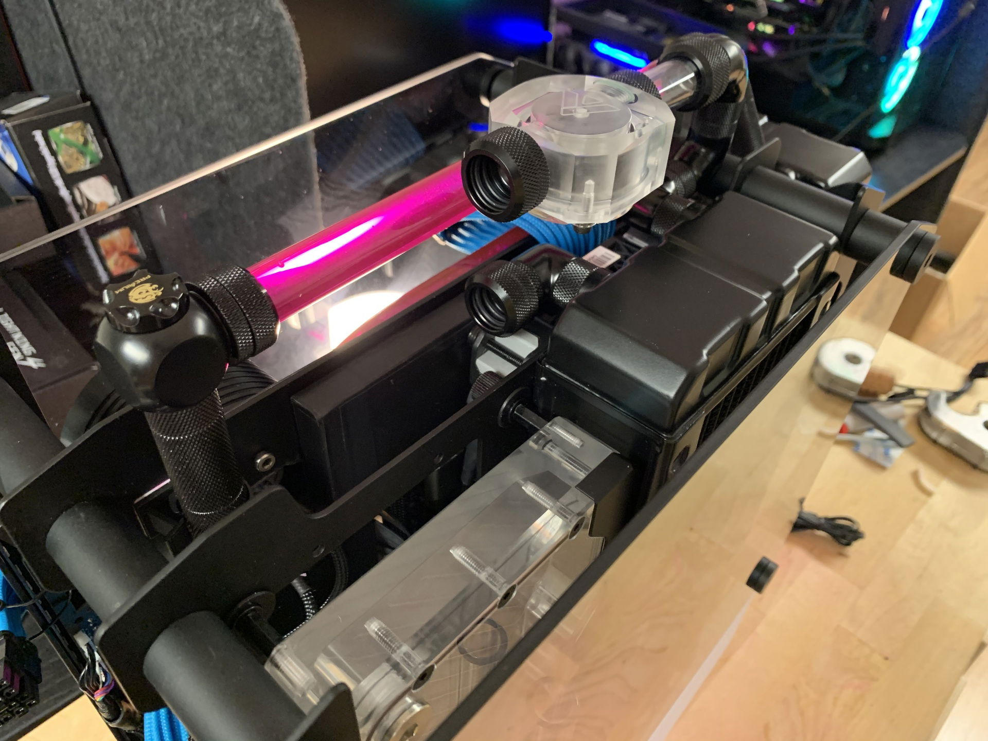 First Custom Loop, Dual Loop, ITX Build » builds.gg