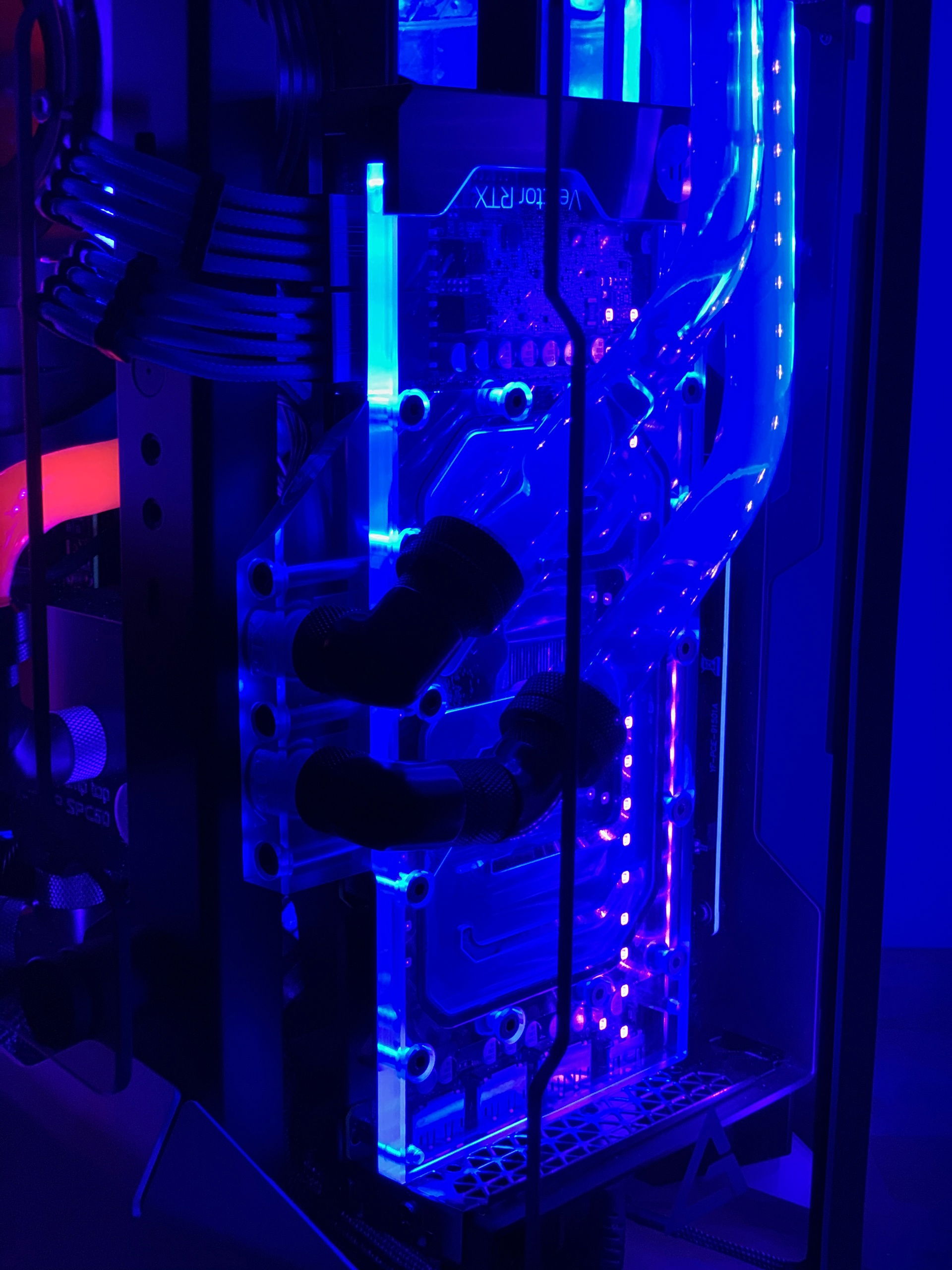 First Custom Loop, Dual Loop, ITX Build » builds.gg