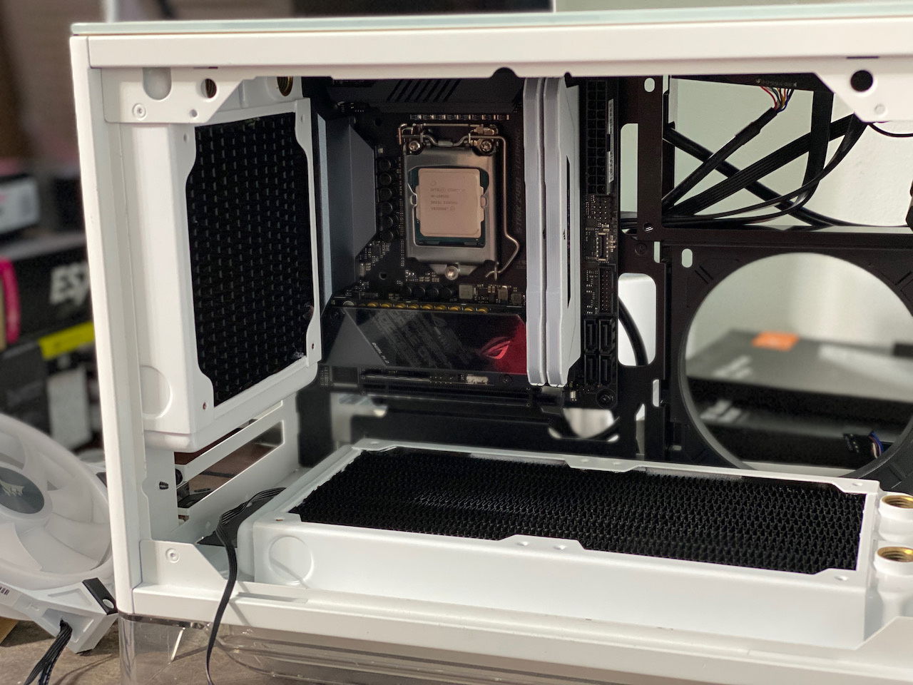 Big Dreams in Tiny Box - RTX3090 in a Mini-ITX (Full custom loop ...