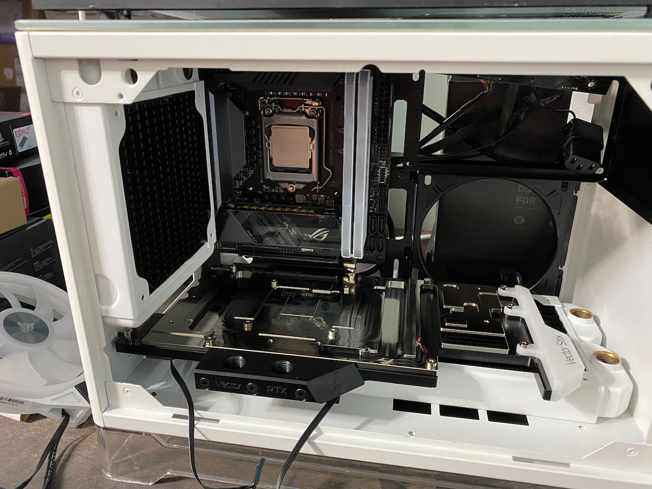 Big Dreams in Tiny Box - RTX3090 in a Mini-ITX (Full custom loop ...
