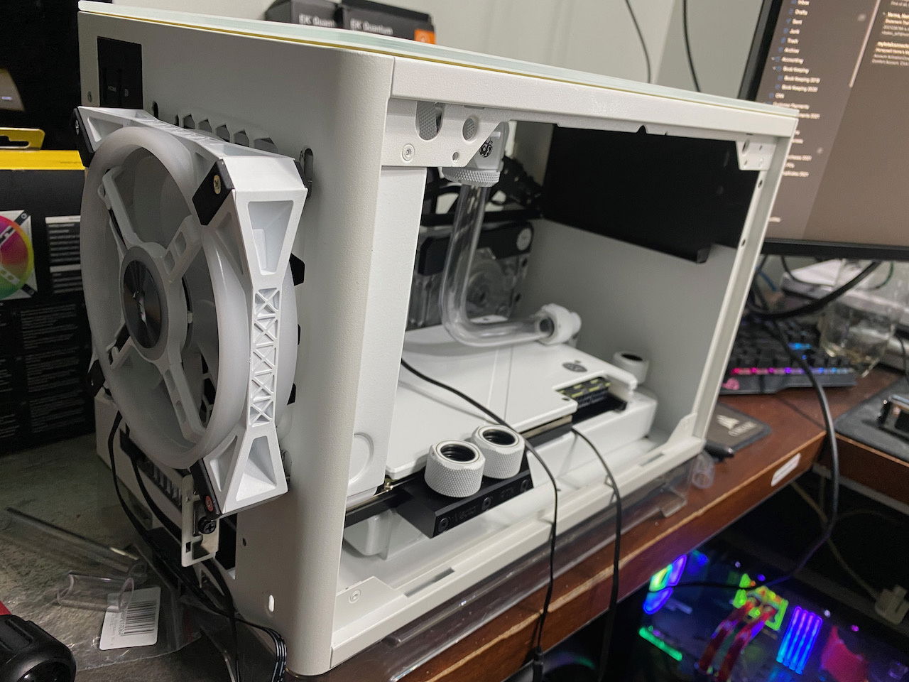 Big Dreams in Tiny Box - RTX3090 in a Mini-ITX (Full custom loop ...