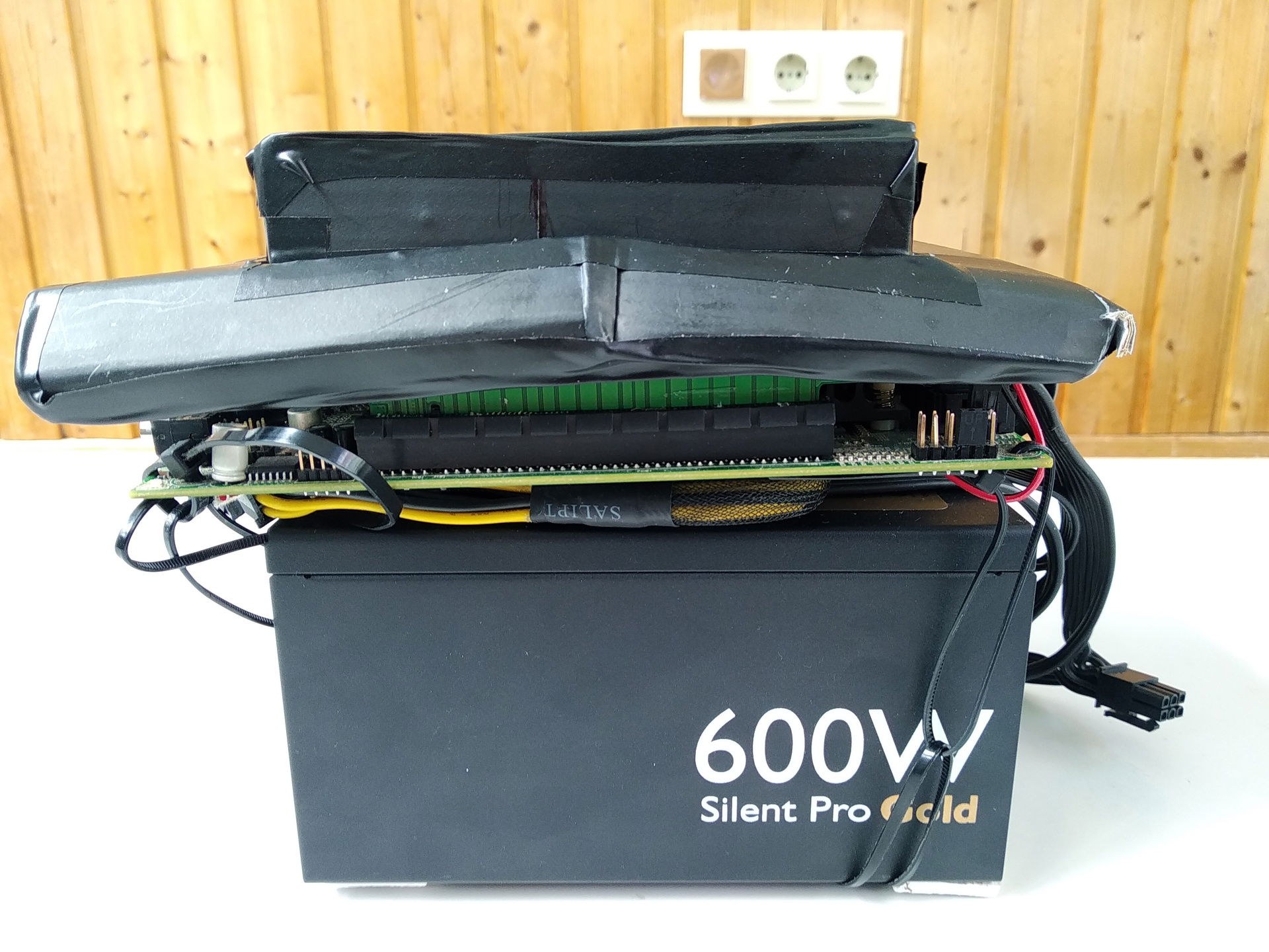 Minimalist GPU Test Bench 2.0 » builds.gg