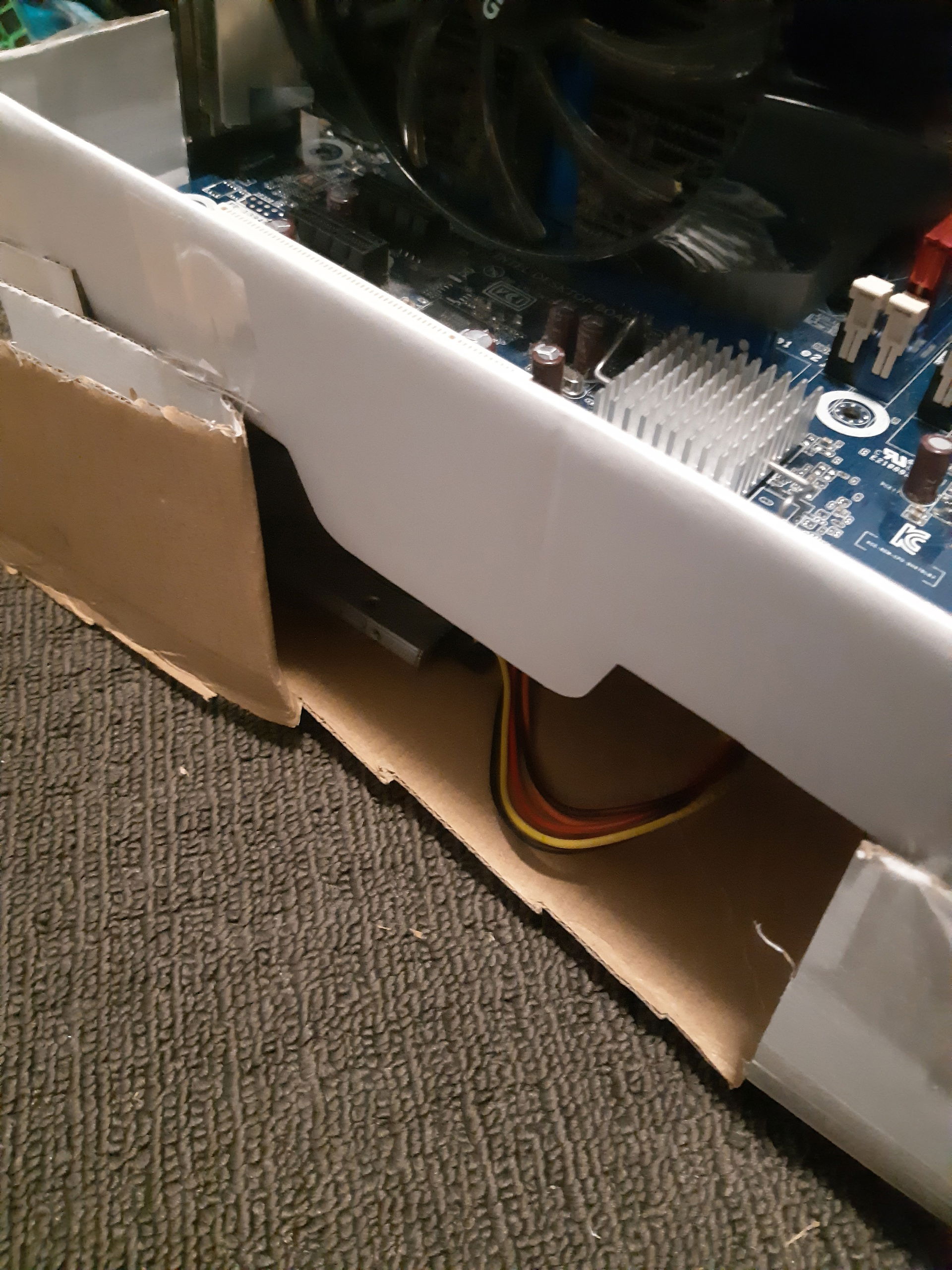 Terrible cardboard 'test bench' » builds.gg