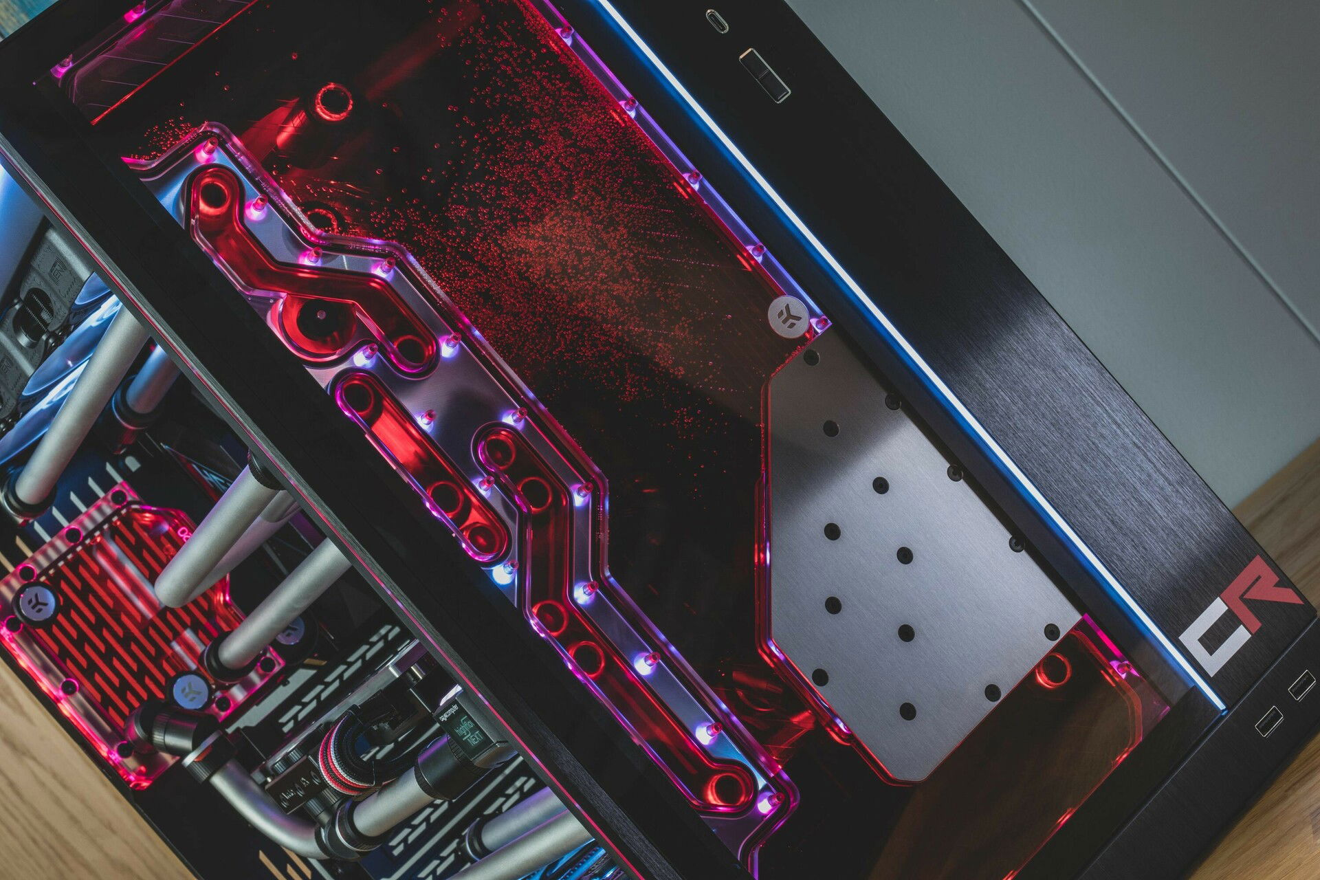 The Red Steel - Lian Li O11 Dynamic XL » builds.gg