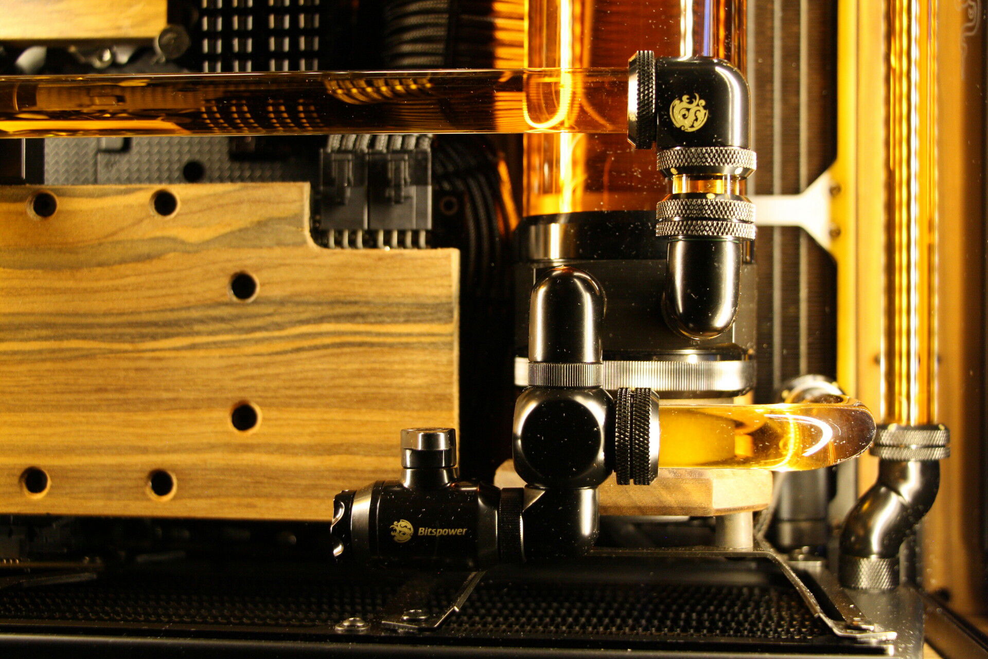 Lian Li O11D Woodmod » builds.gg