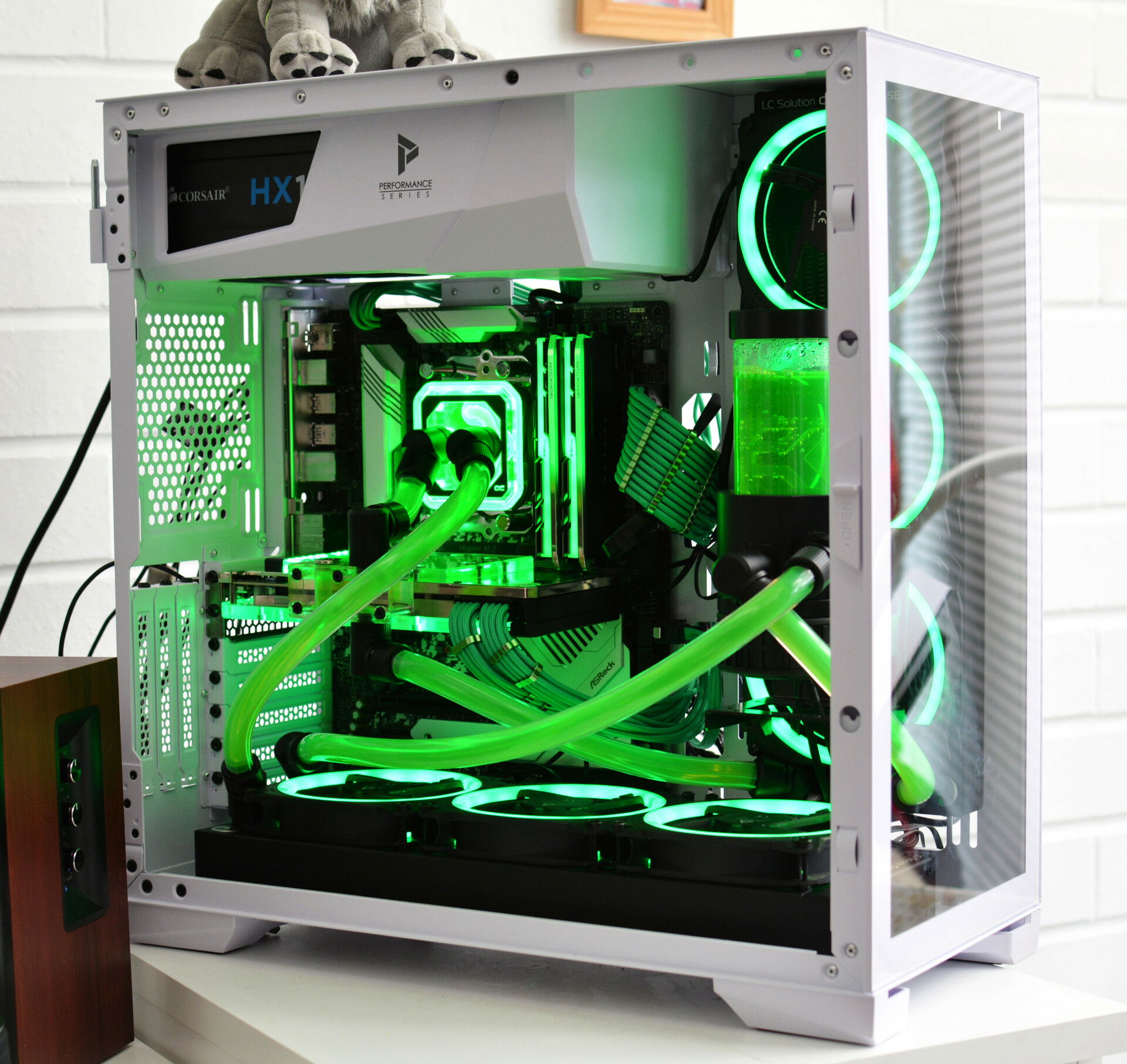 White & Green Build » builds.gg