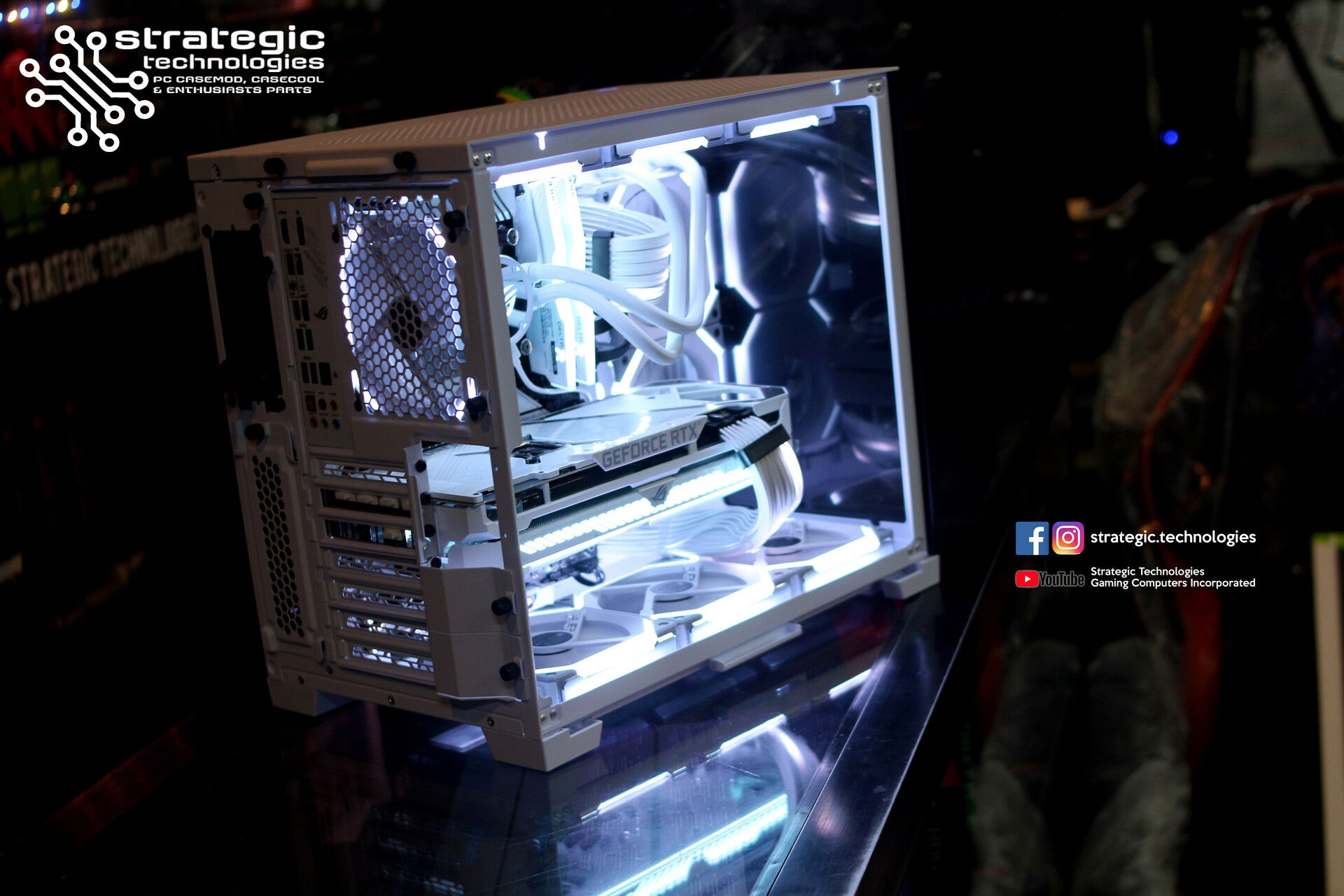 ASUS ROG Strix White x Lian Li 011 Dynamic Mini White » builds.gg