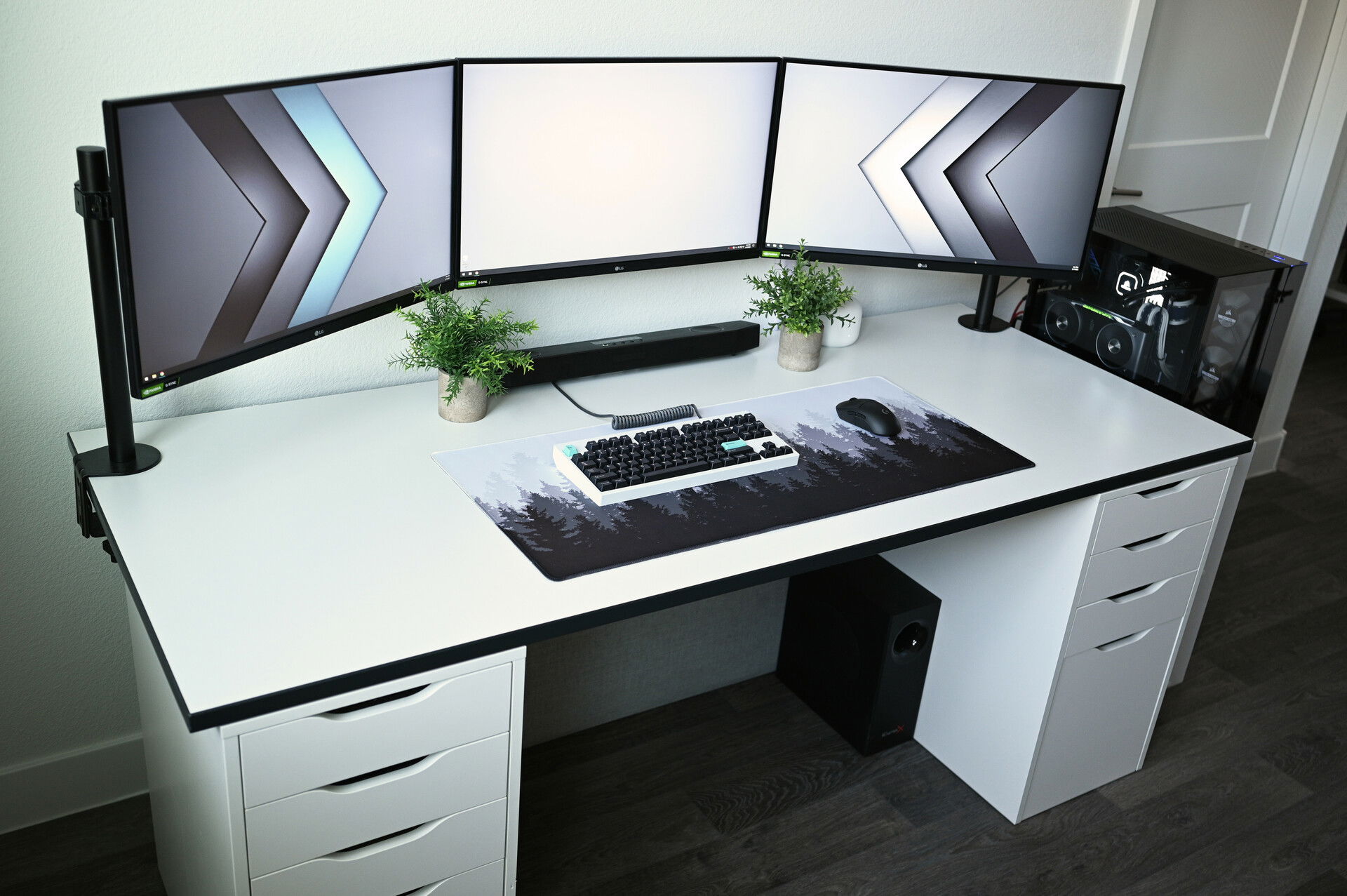 2021 Editing & Gaming Desktop Setup » builds.gg