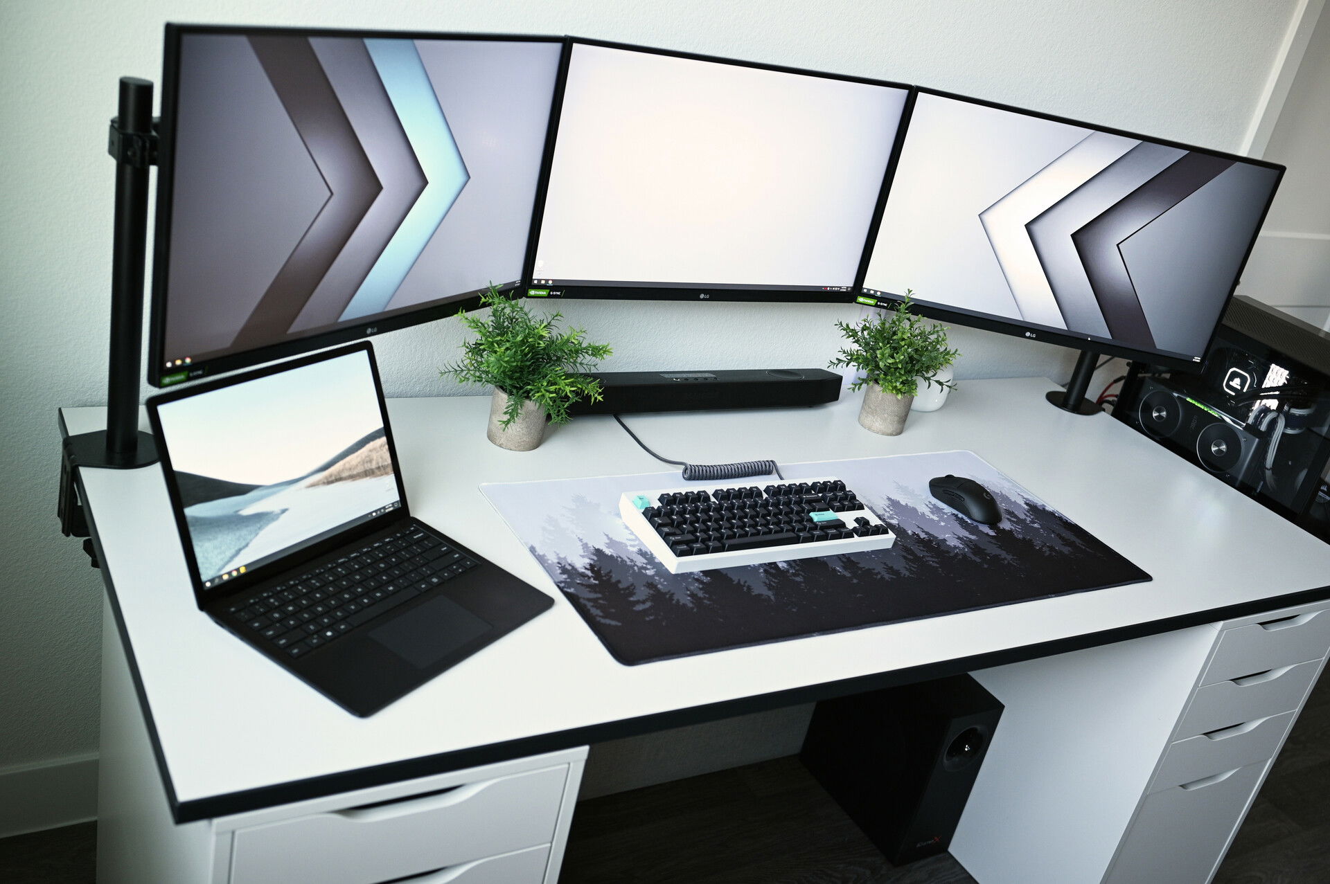 2021 Editing & Gaming Desktop Setup » builds.gg