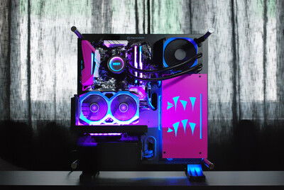 RED gaming pc » builds.gg