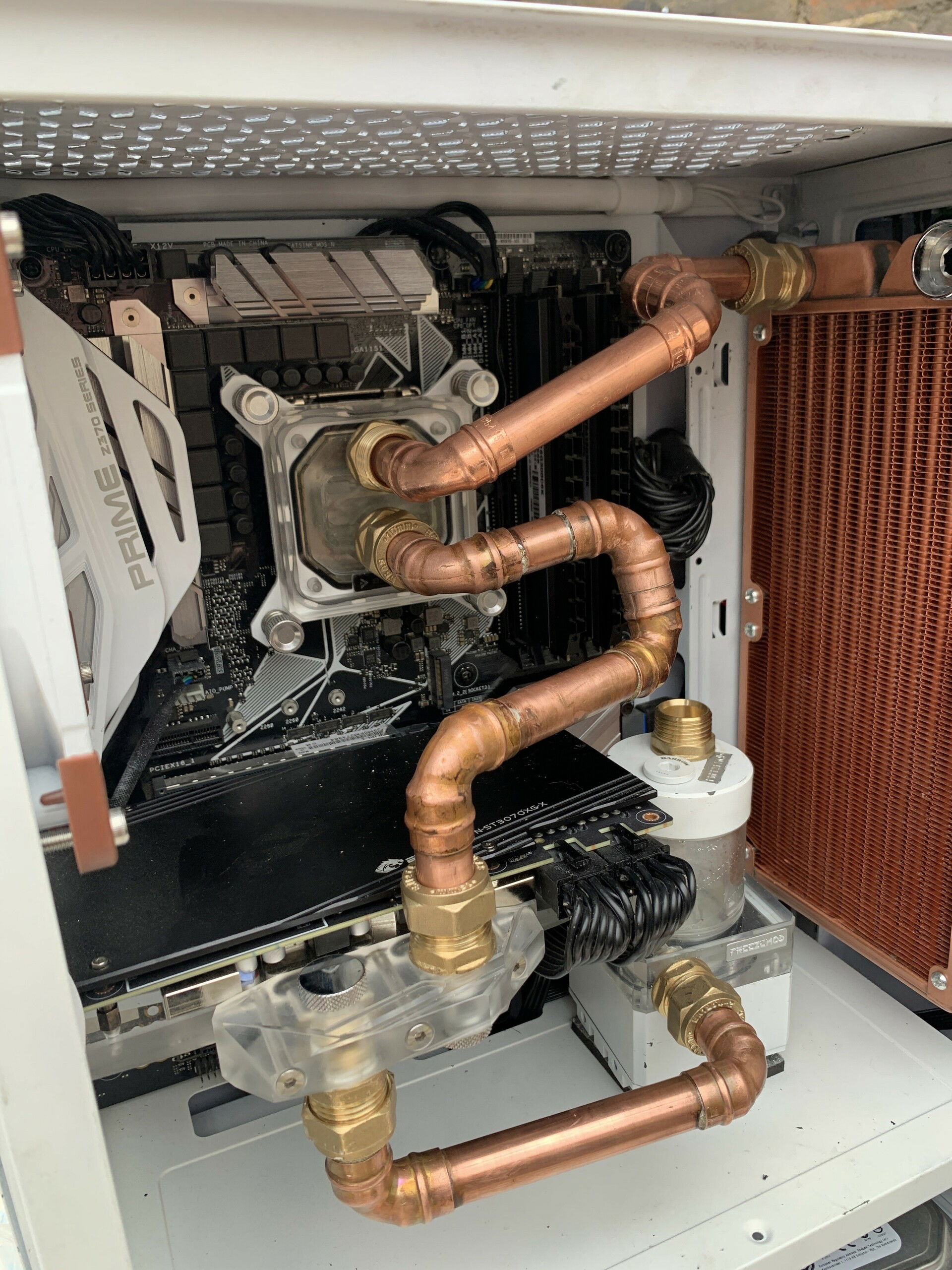 Industrial/Steampunk wooden/copper PC » builds.gg