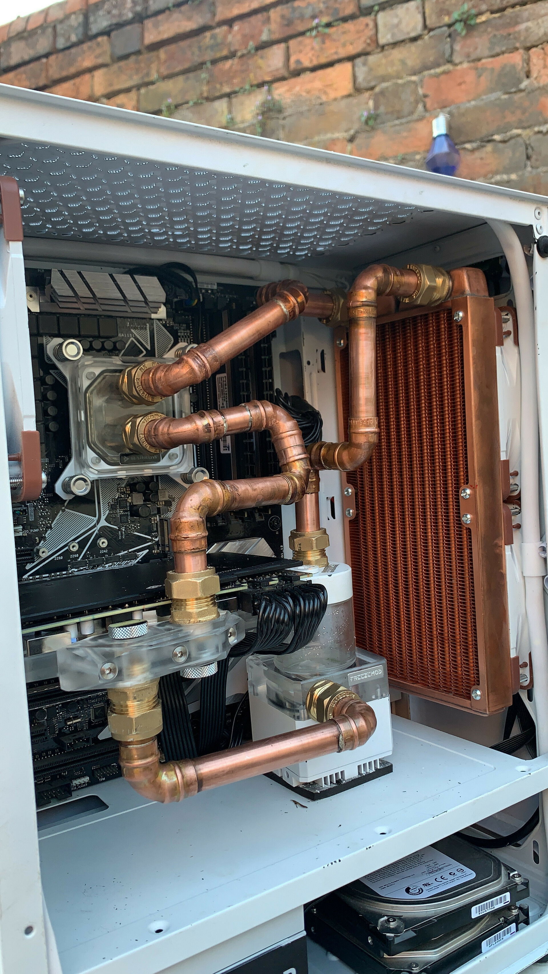 Industrial/Steampunk wooden/copper PC » builds.gg