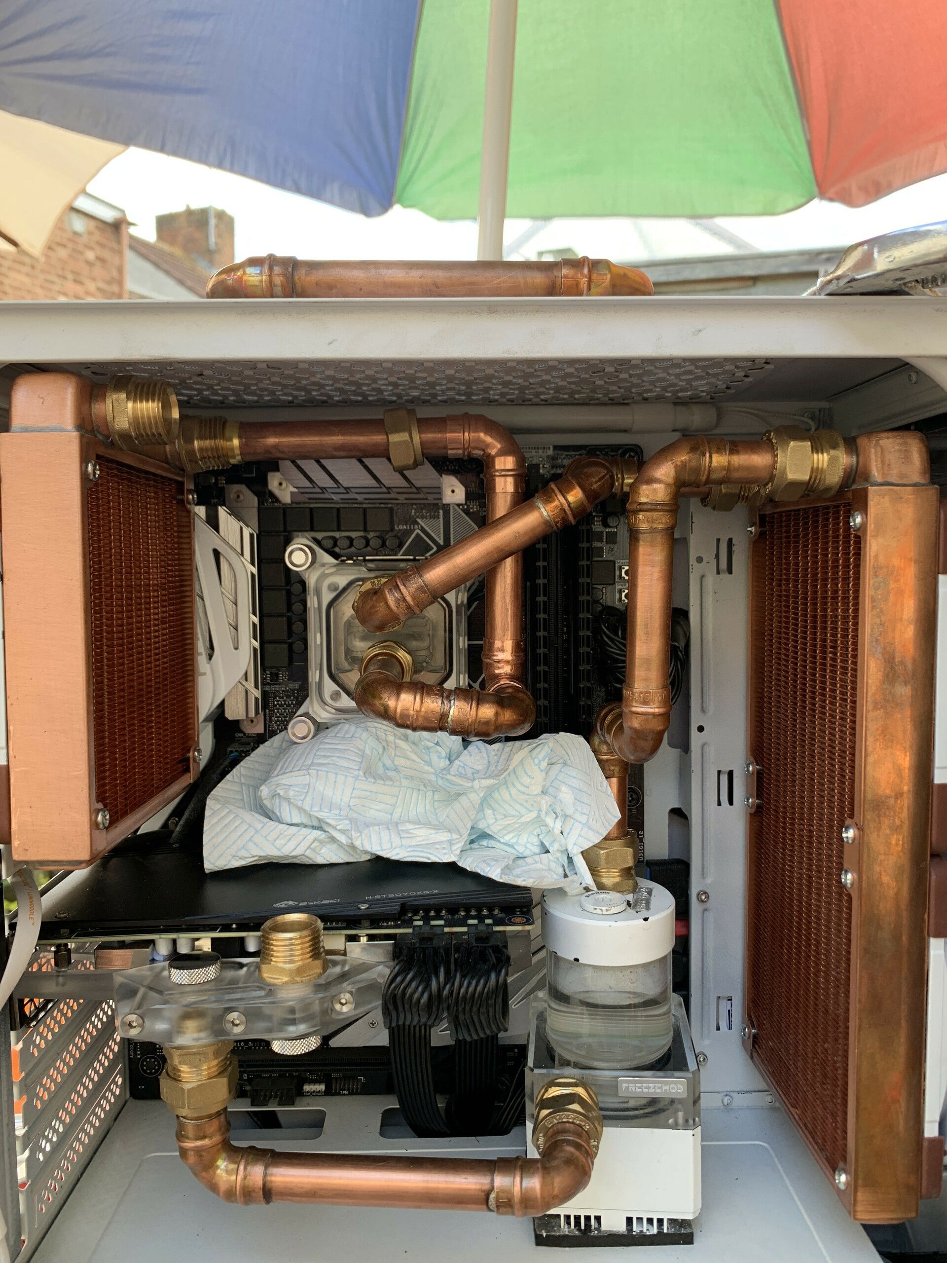 Industrial/Steampunk wooden/copper PC » builds.gg