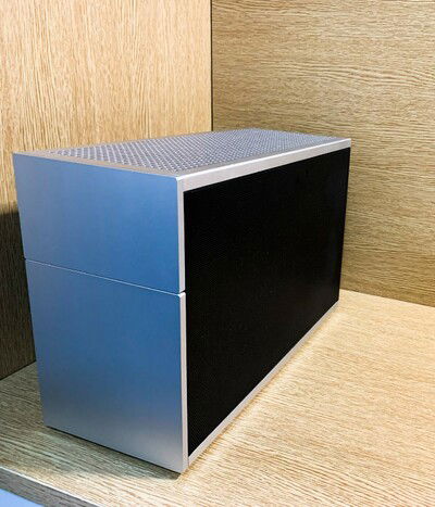 Thermaltake tower 100 custom carbon fiber panel. Dual radiator » builds.gg