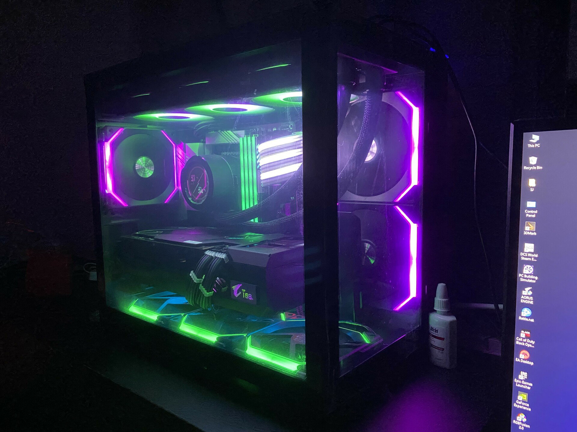 LianLi OD11 Mini Build Full AORUS Parts » builds.gg