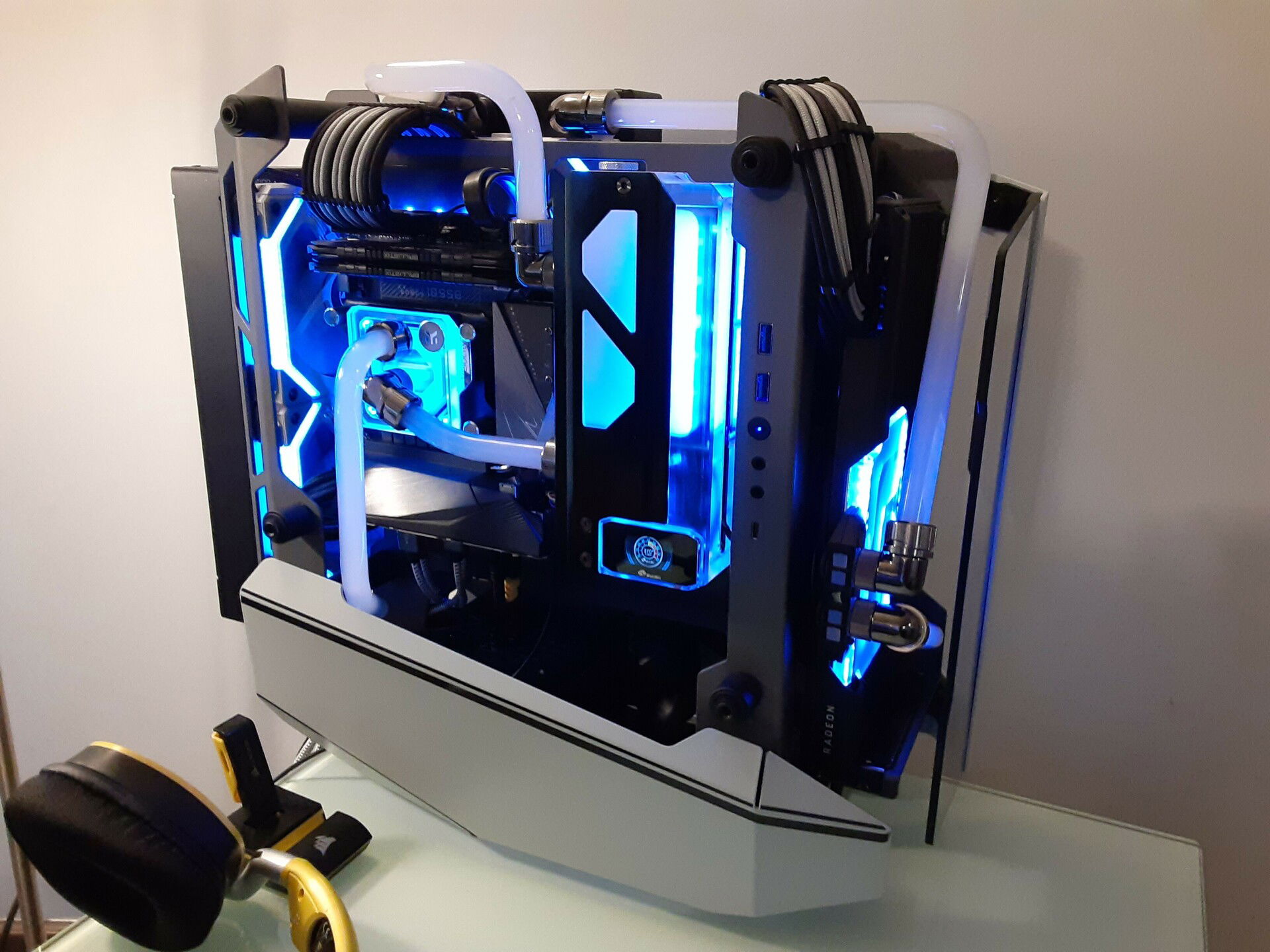 Gunmetal and Grey Striker » builds.gg