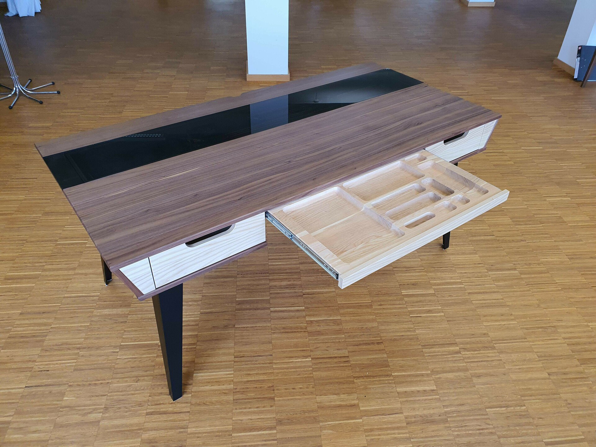 "COSK" - a wooden PC desk with a computer inside » builds.gg