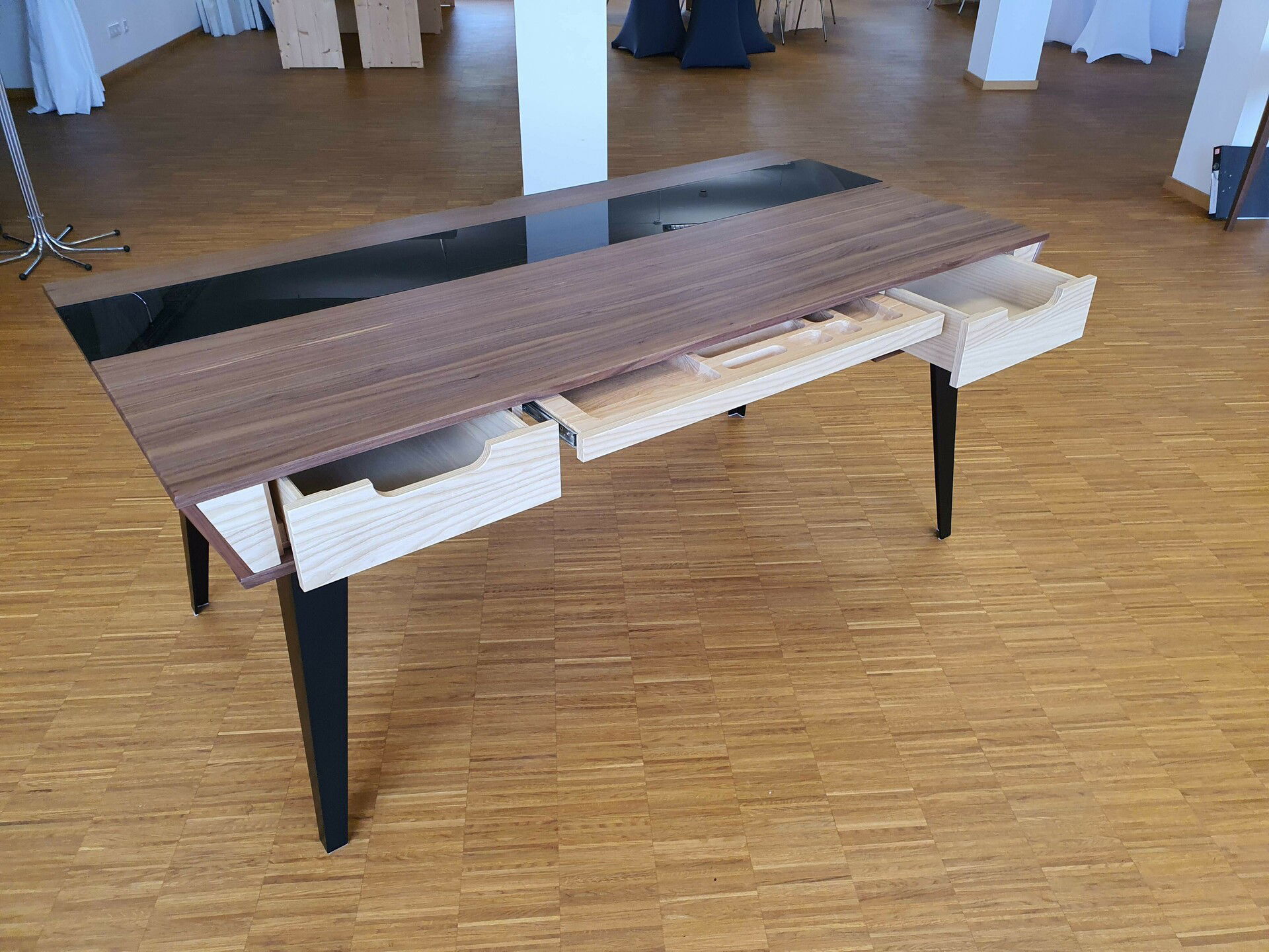 "COSK" - a wooden PC desk with a computer inside » builds.gg