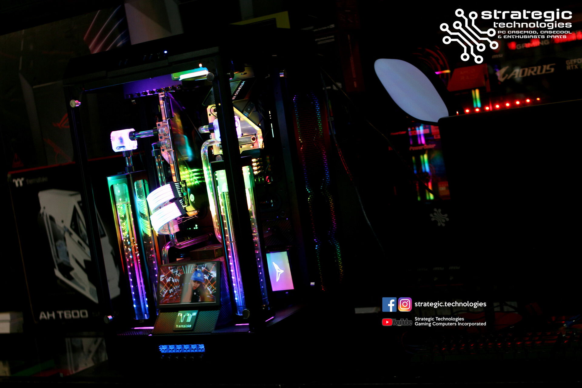 Thermaltake The Tower 900 full custom hard line liquid cooling - Brian ...