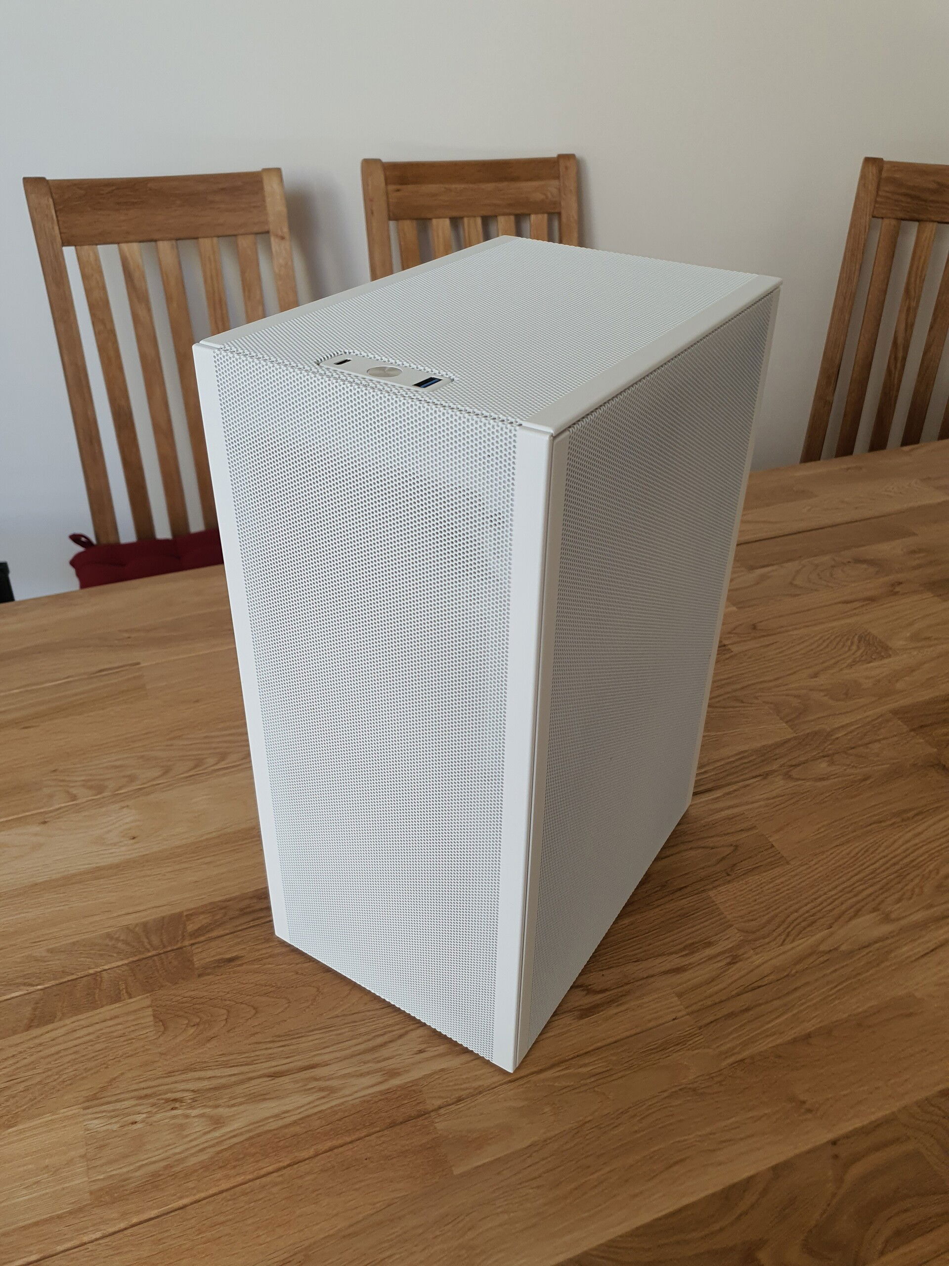 White Meshlicious » builds.gg