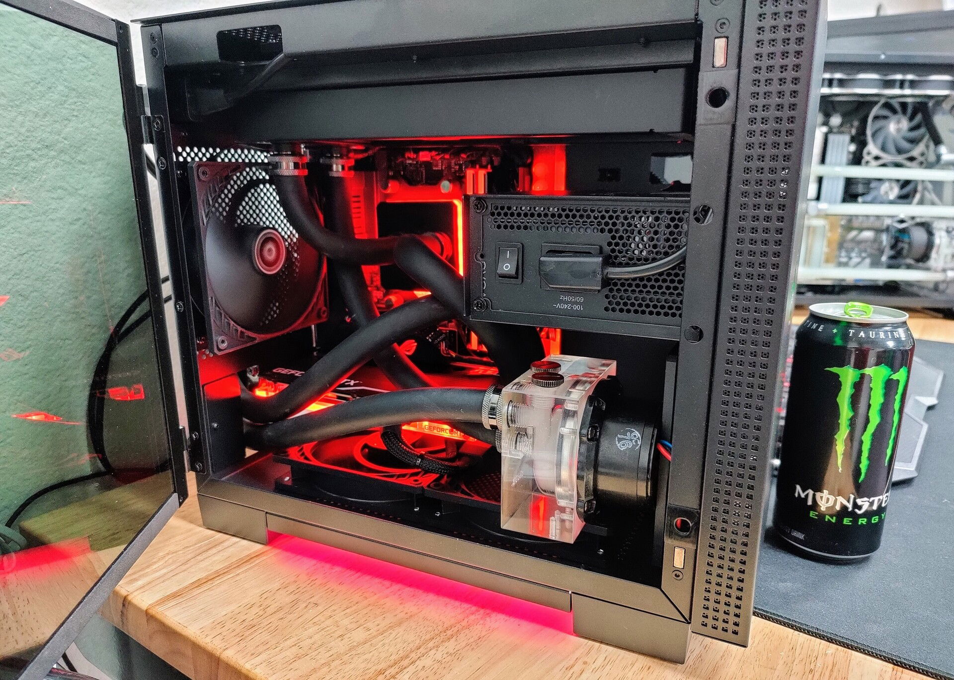 Mini ITX Custom Loop » builds.gg