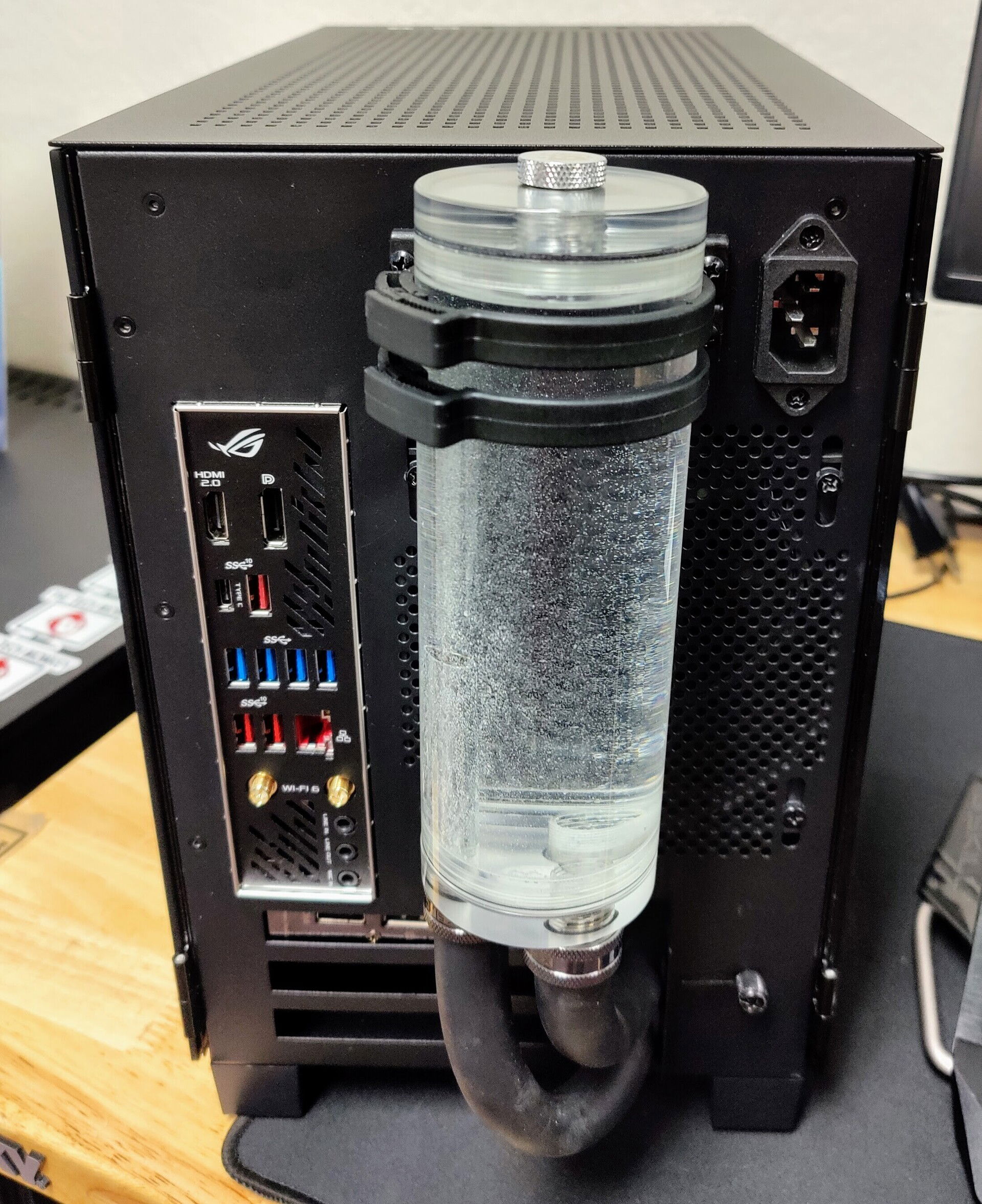 Mini ITX Custom Loop » builds.gg