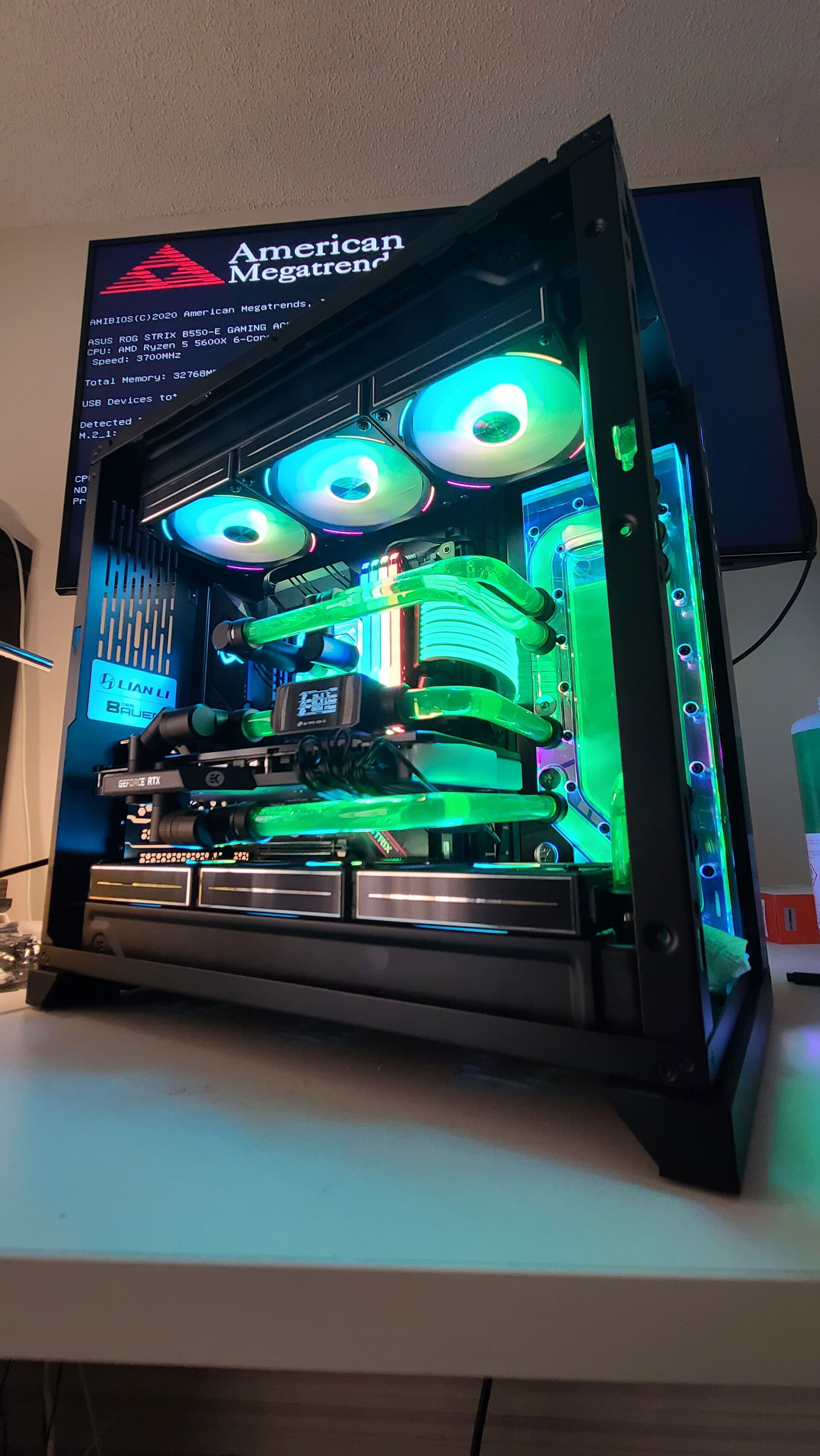 AMD EKWB watercooled machine. KNIGHTSPEED » builds.gg