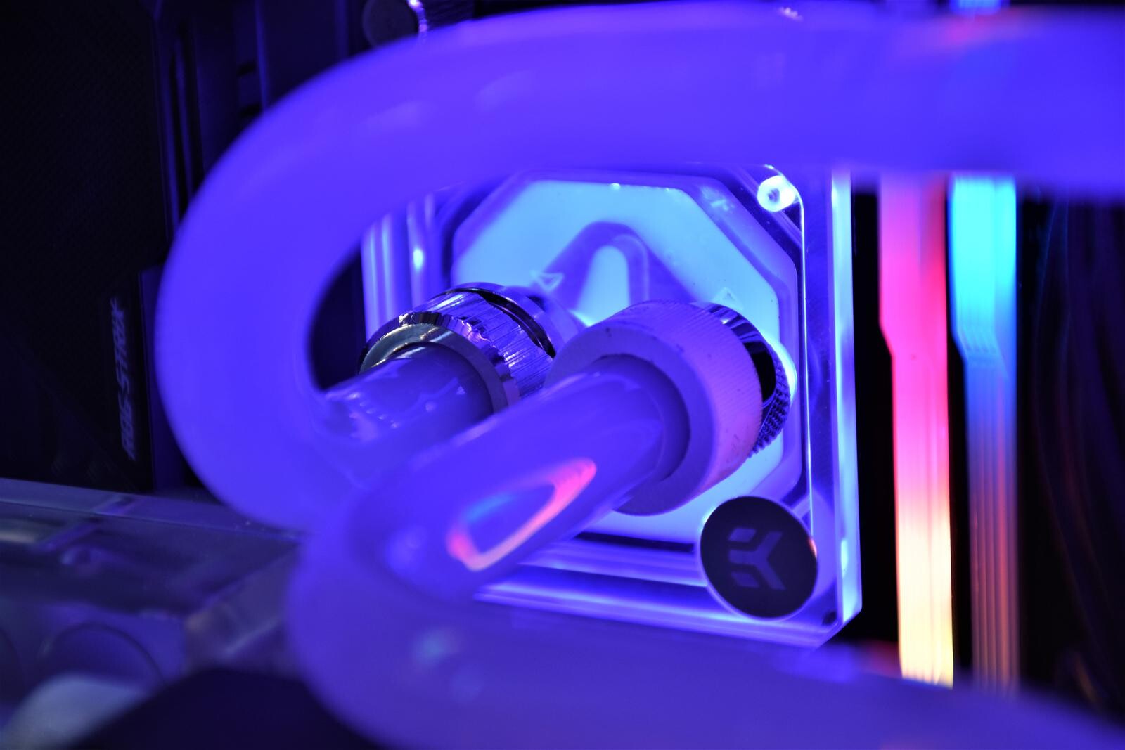 NR200P WATERCOOLED (dual-rad) » builds.gg