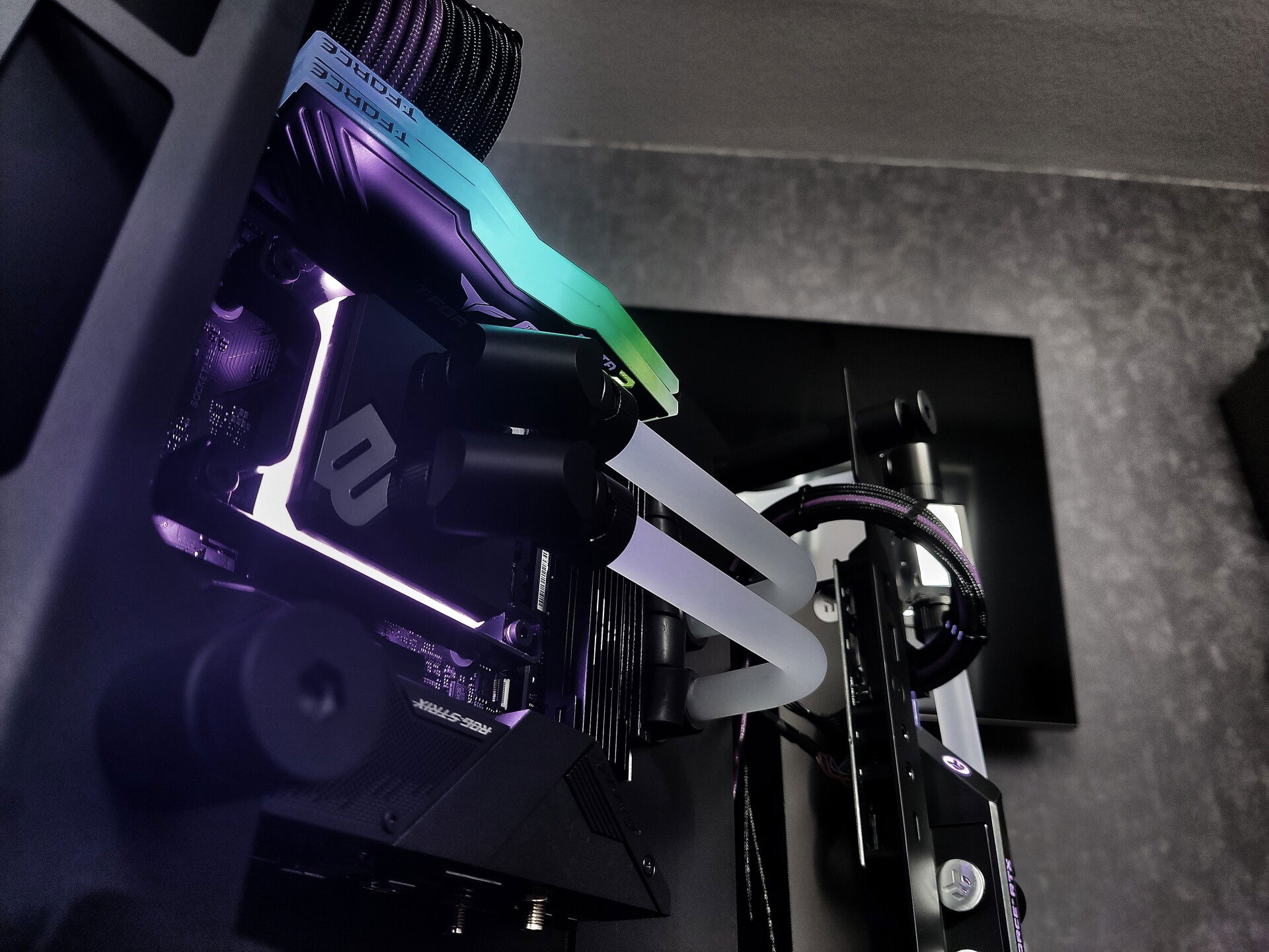 Striker » builds.gg