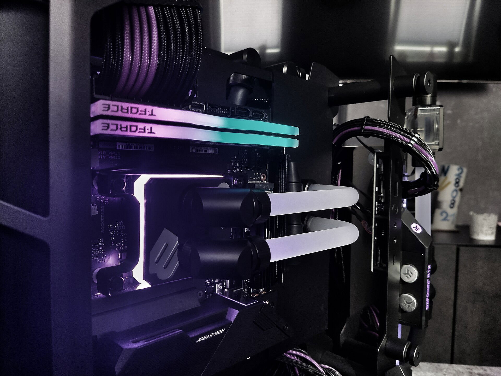 Striker » builds.gg