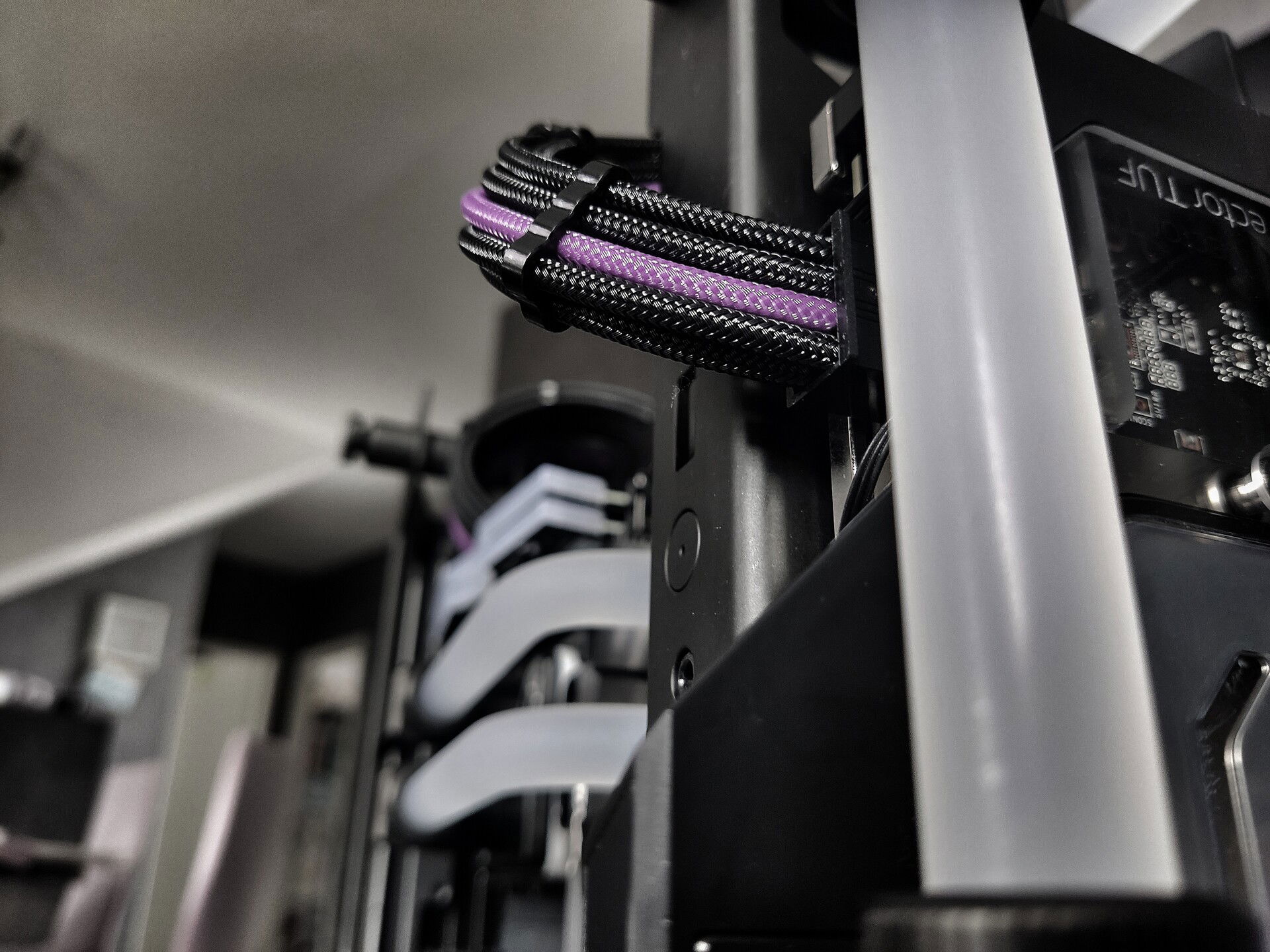 Striker » builds.gg