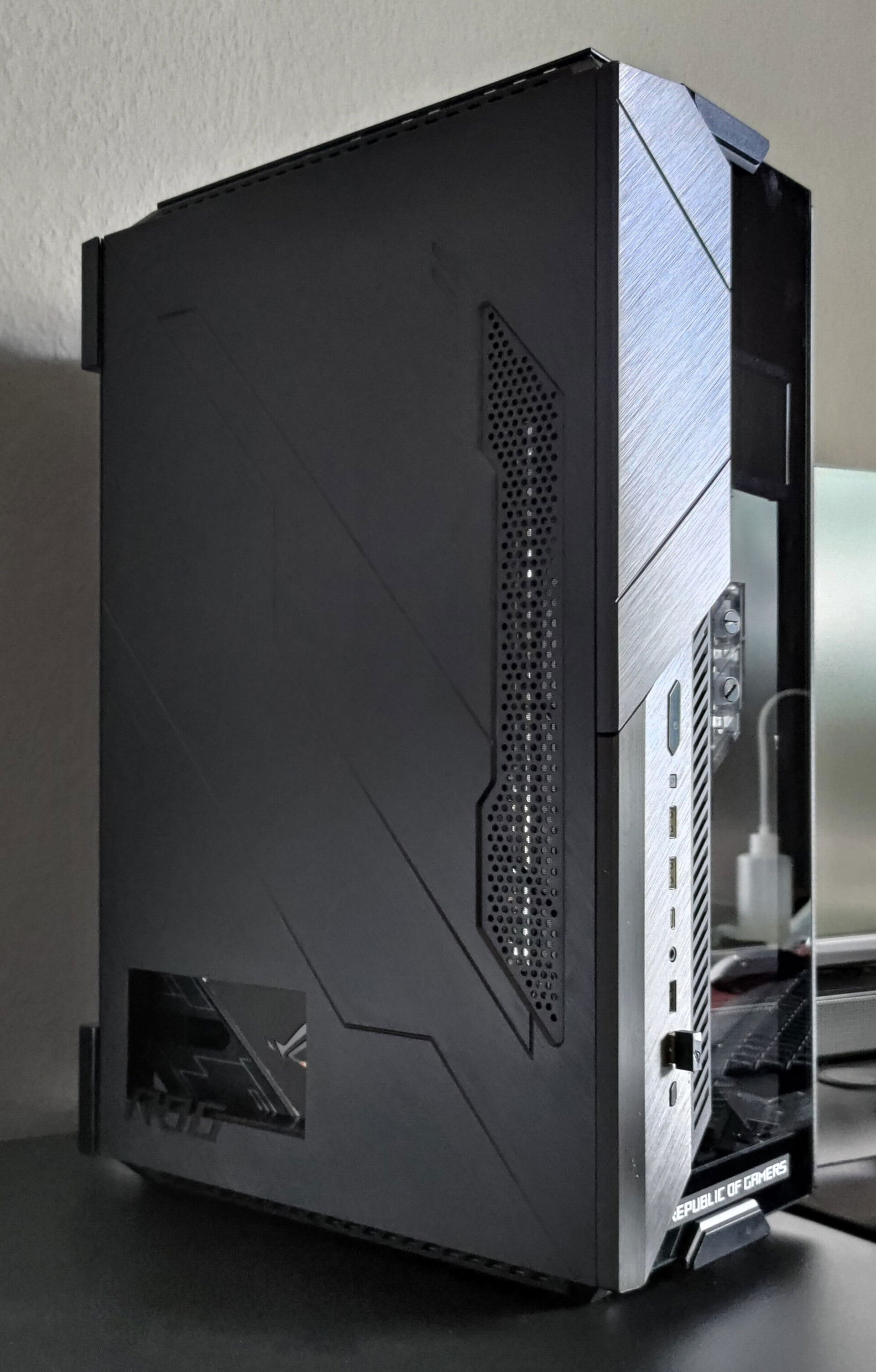 Asus ROG Z11 Seven » builds.gg