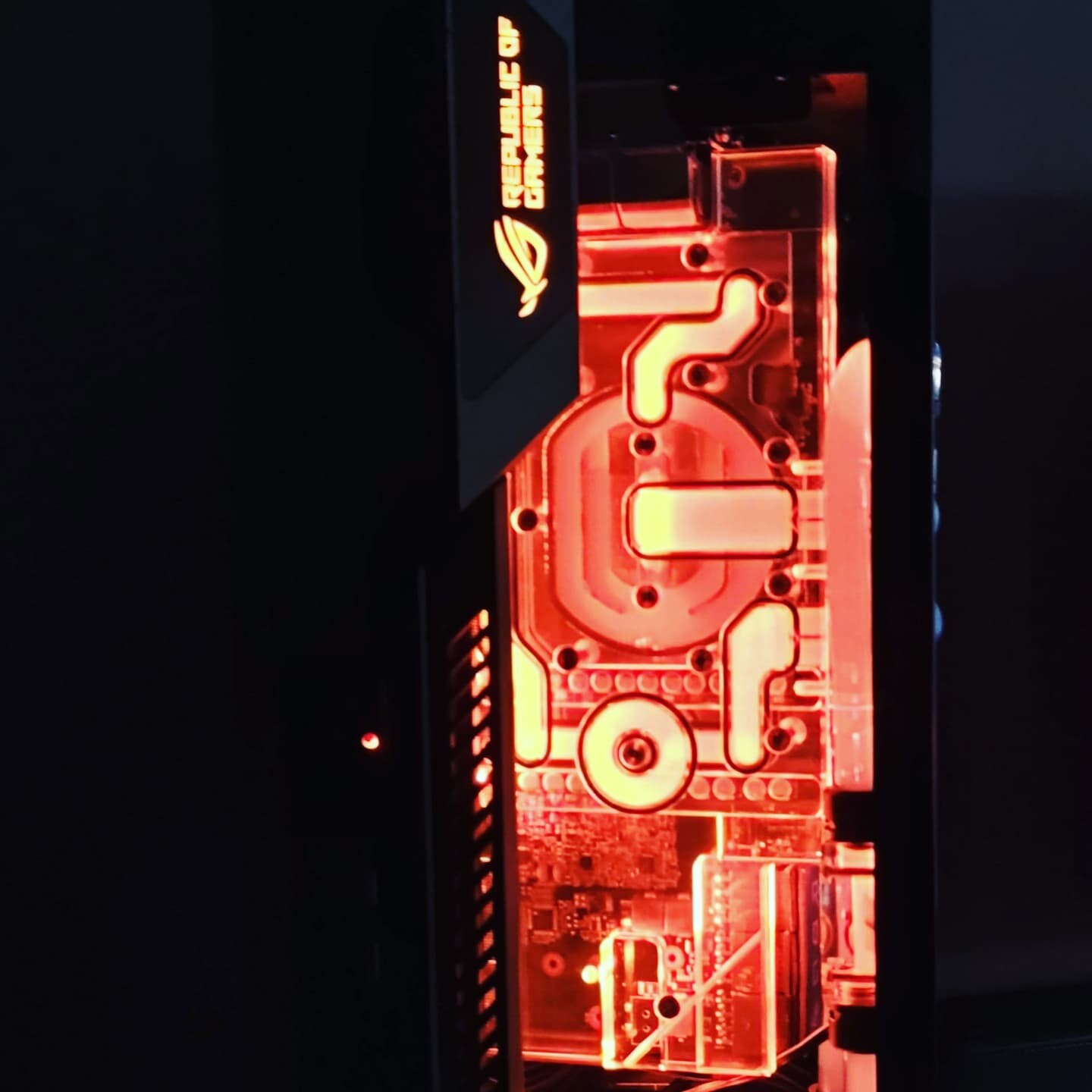 Asus ROG Z11 Seven » builds.gg