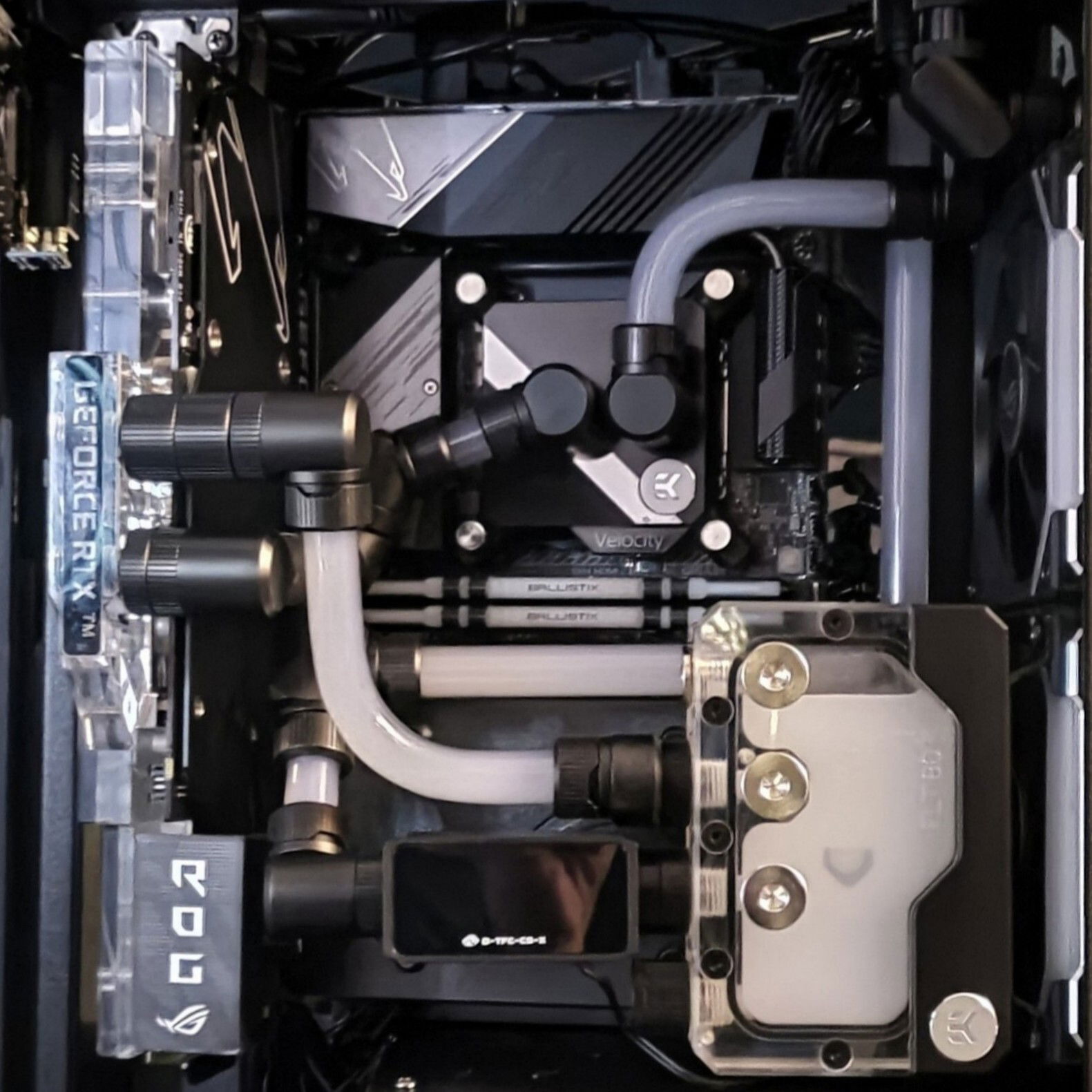 Asus ROG Z11 Seven » builds.gg