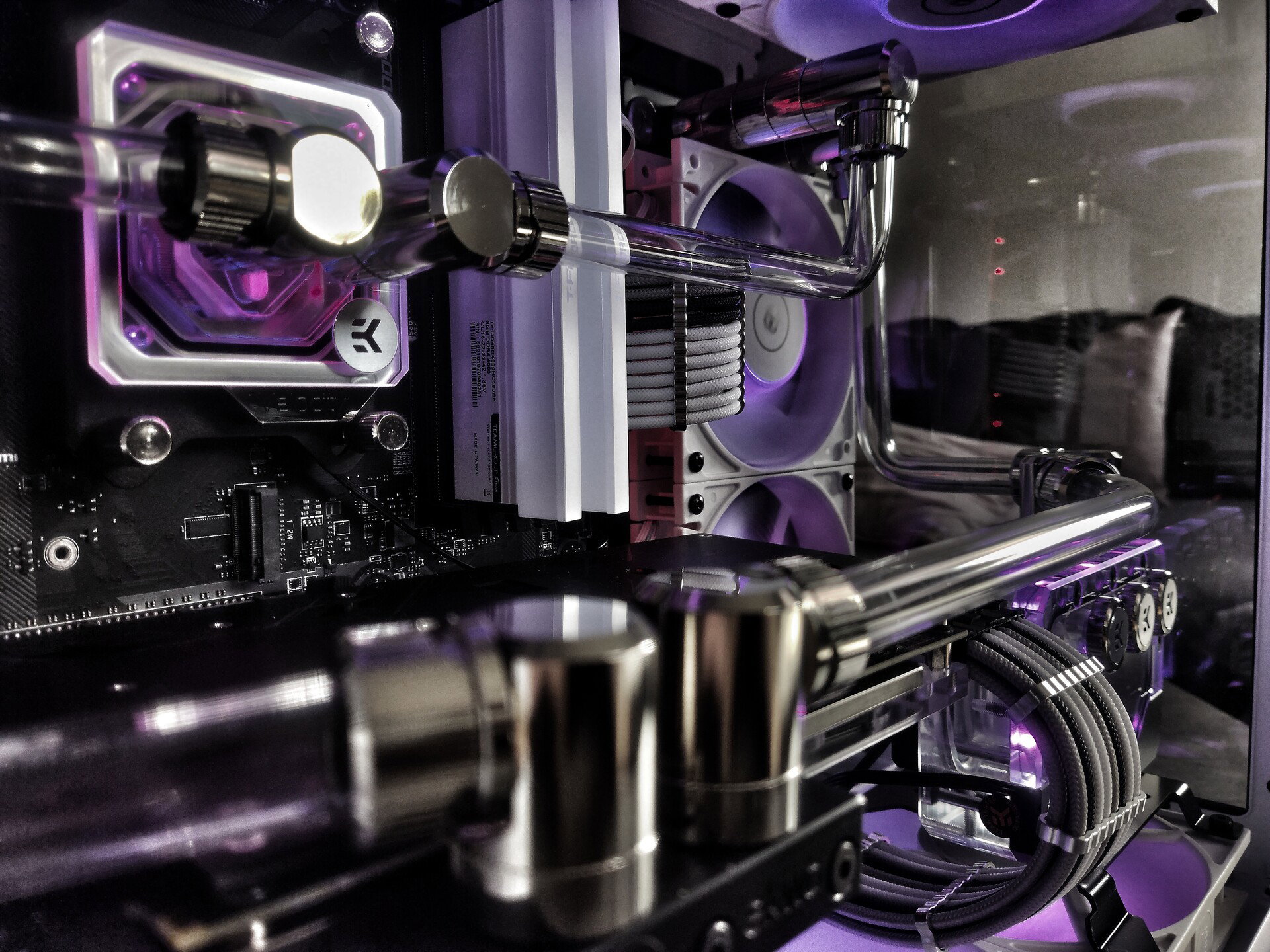 White Flow » builds.gg