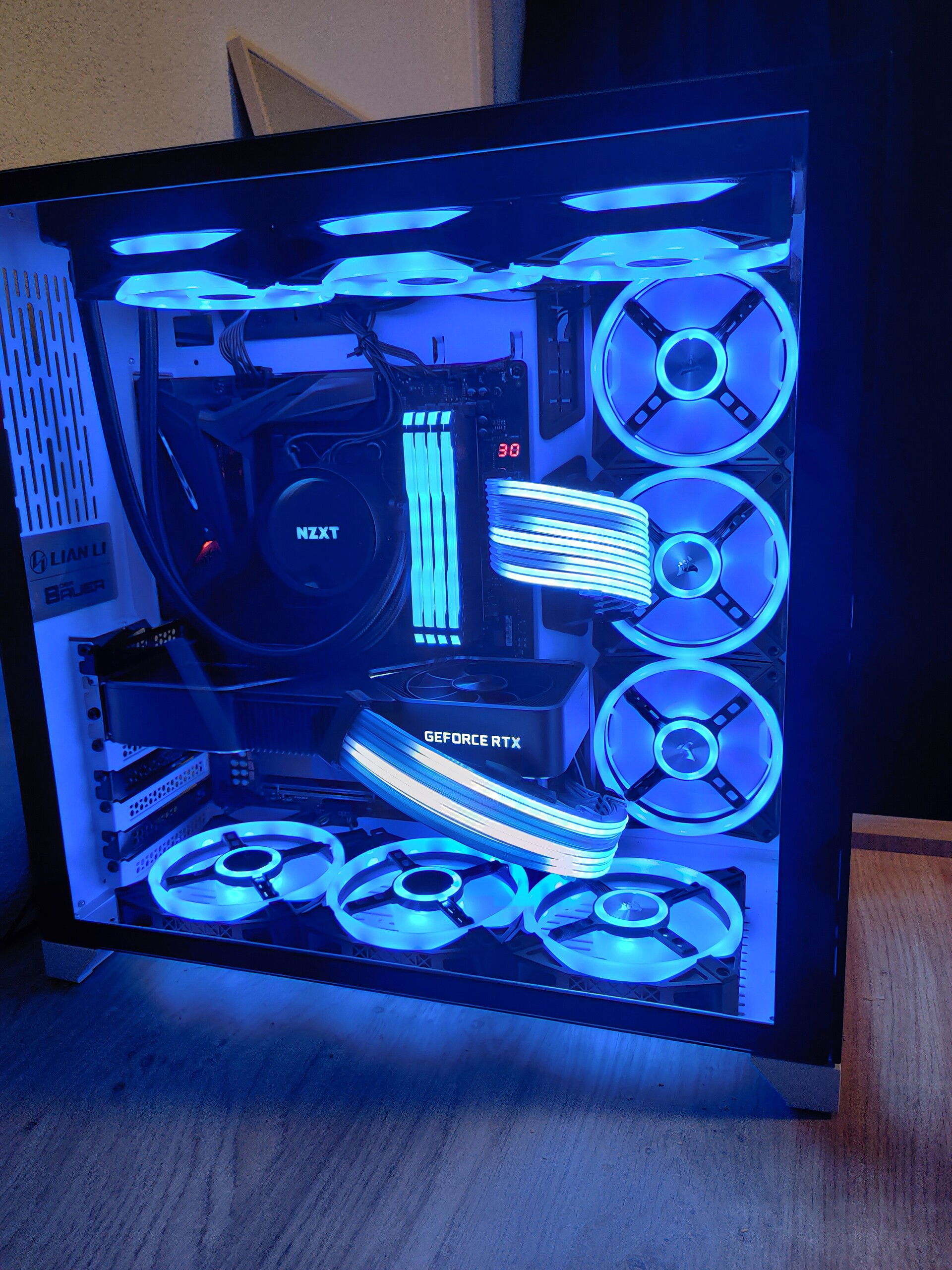 Lian li PC-O11 dynamic build with 9 fans. » builds.gg