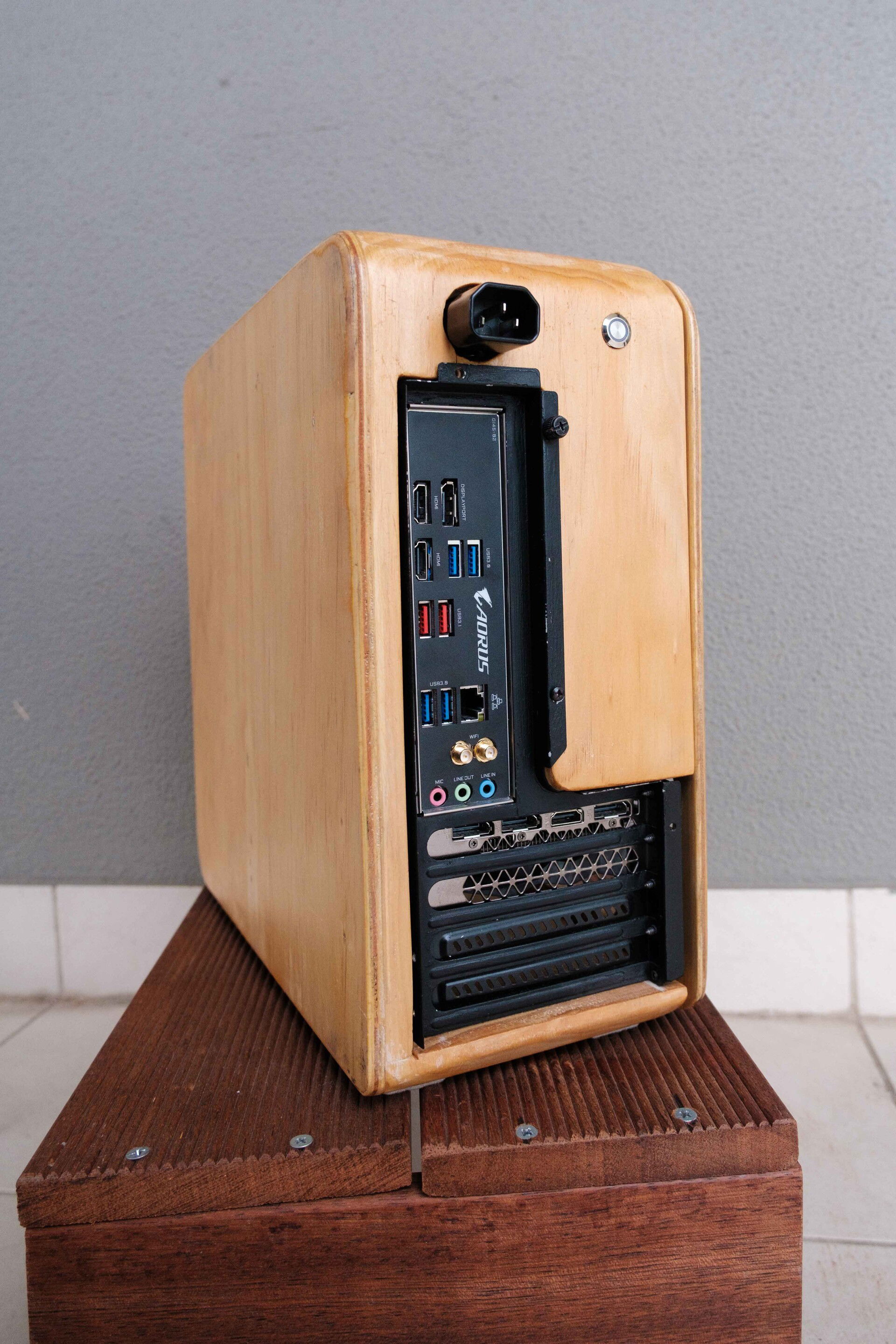 Breezy II - Custom Wooden PC Update » builds.gg
