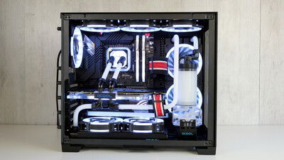RED gaming pc » builds.gg
