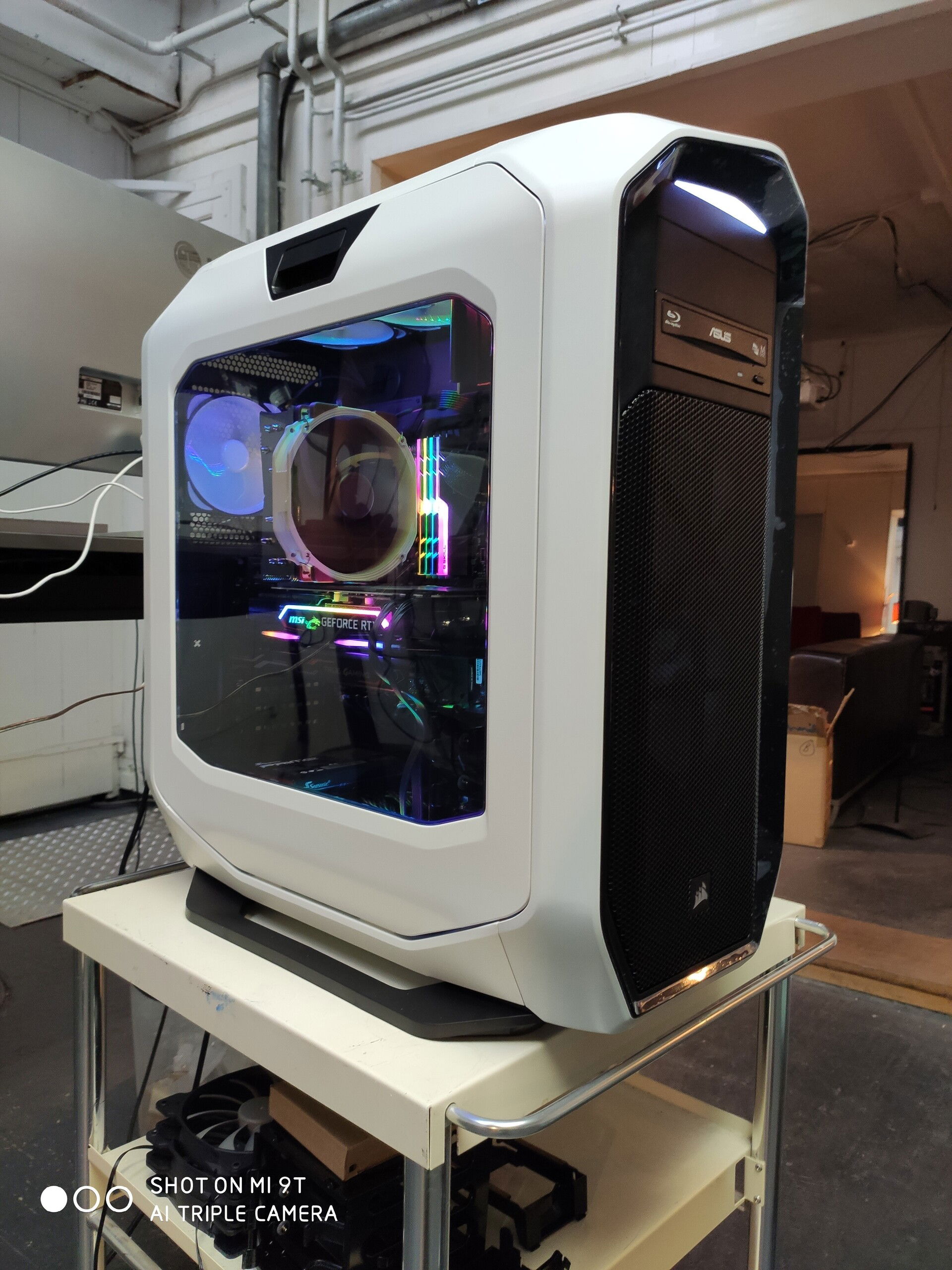 White Corsair 780 Threadripper » builds.gg