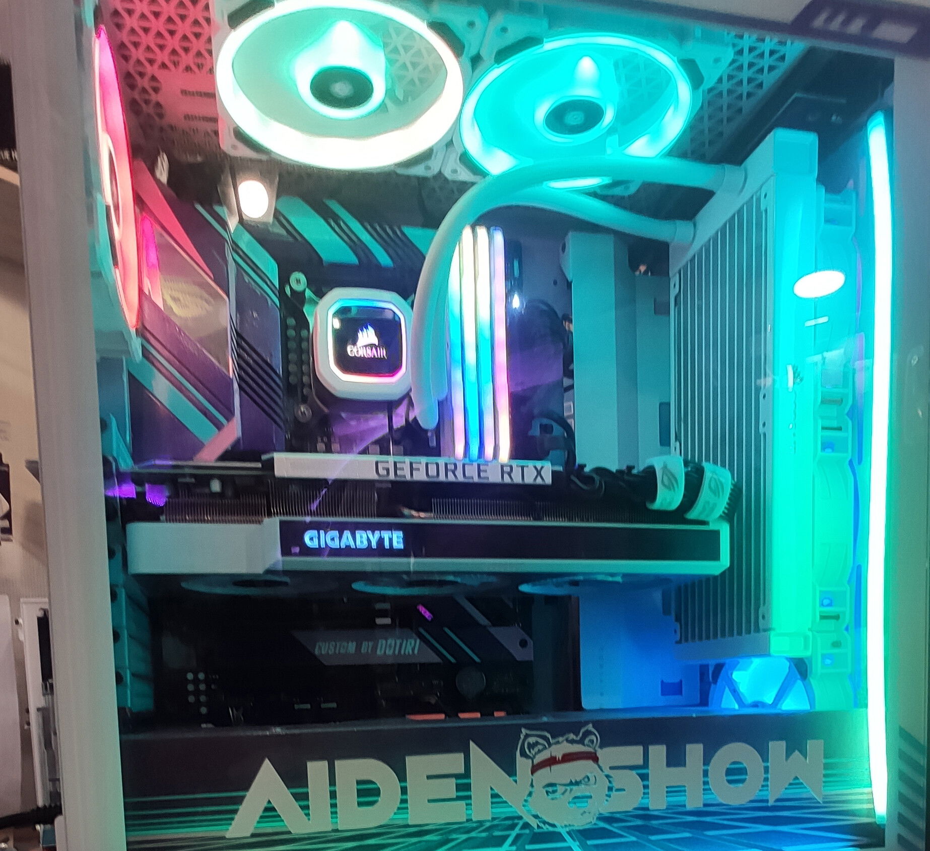 RETRO @AIDENSHOW DOTIRI Custom Corsair 4000X RGB » builds.gg