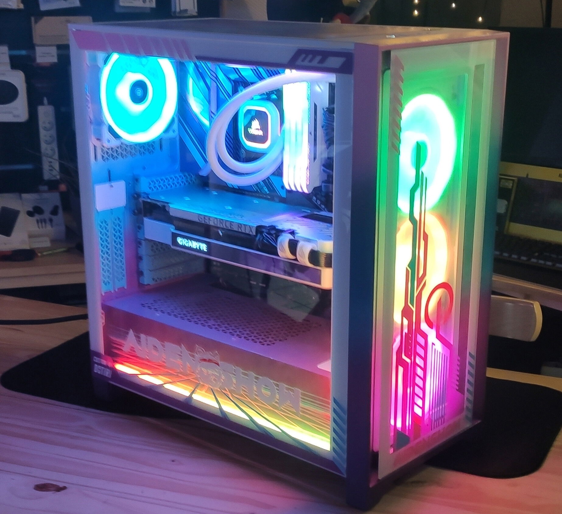 RETRO @AIDENSHOW DOTIRI Custom Corsair 4000X RGB » builds.gg