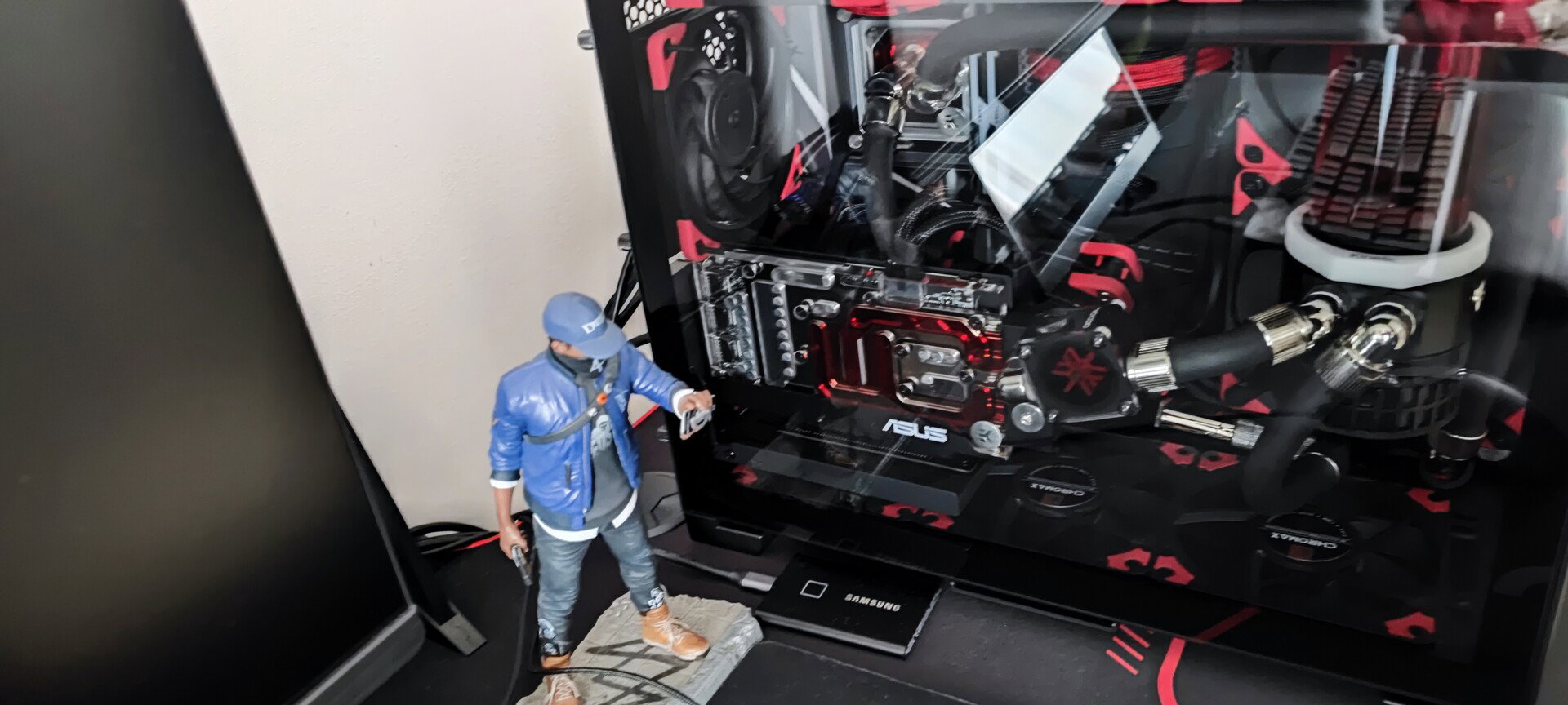 Lian Li 011 Mini Asus Ekwb » builds.gg