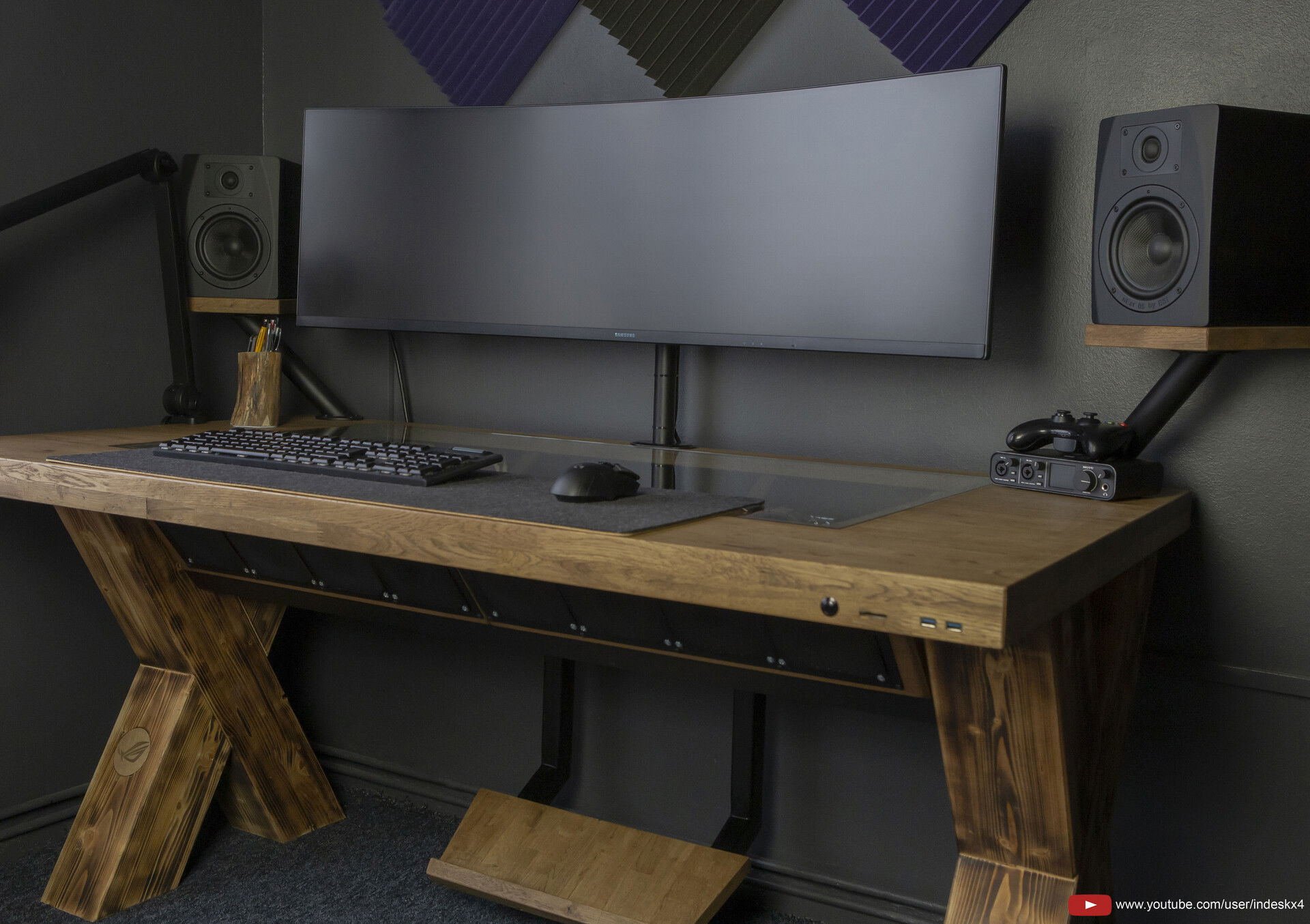 The Royal Desk » builds.gg