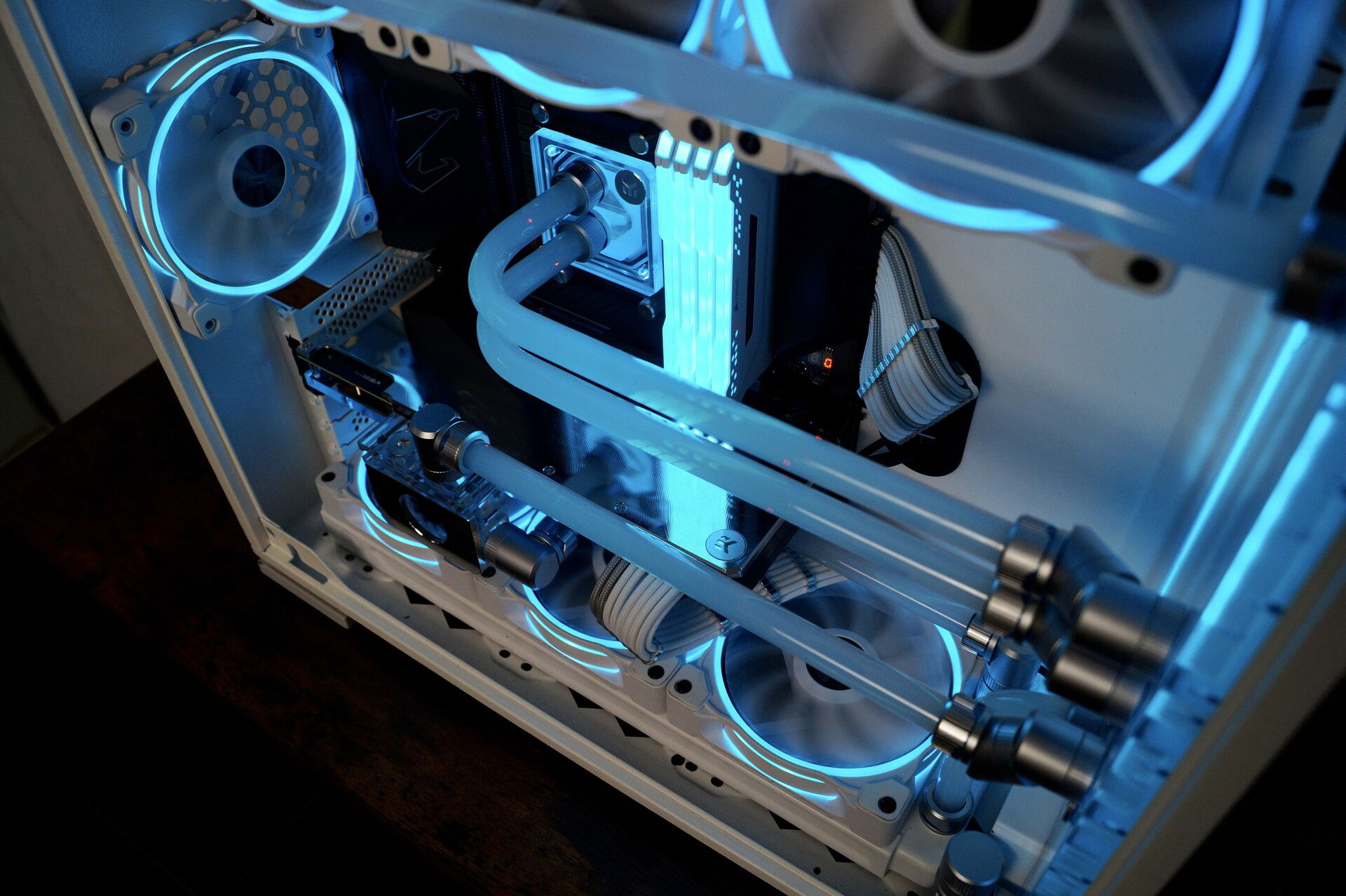 #4 EK InWin 303 » builds.gg
