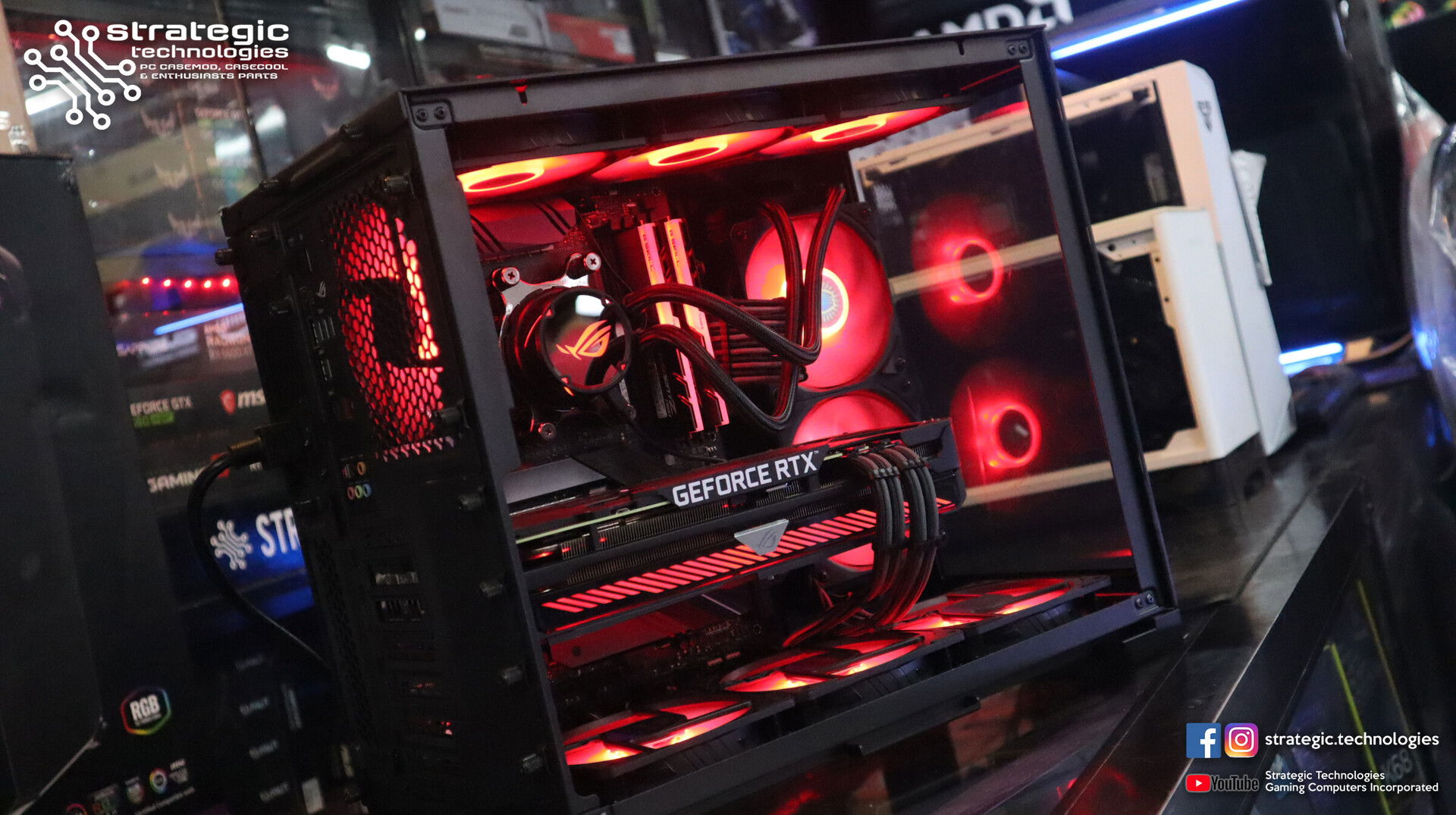 ASUS ROG Gaming PC build video inside Lian Li 011 Dynamic Mini » builds.gg