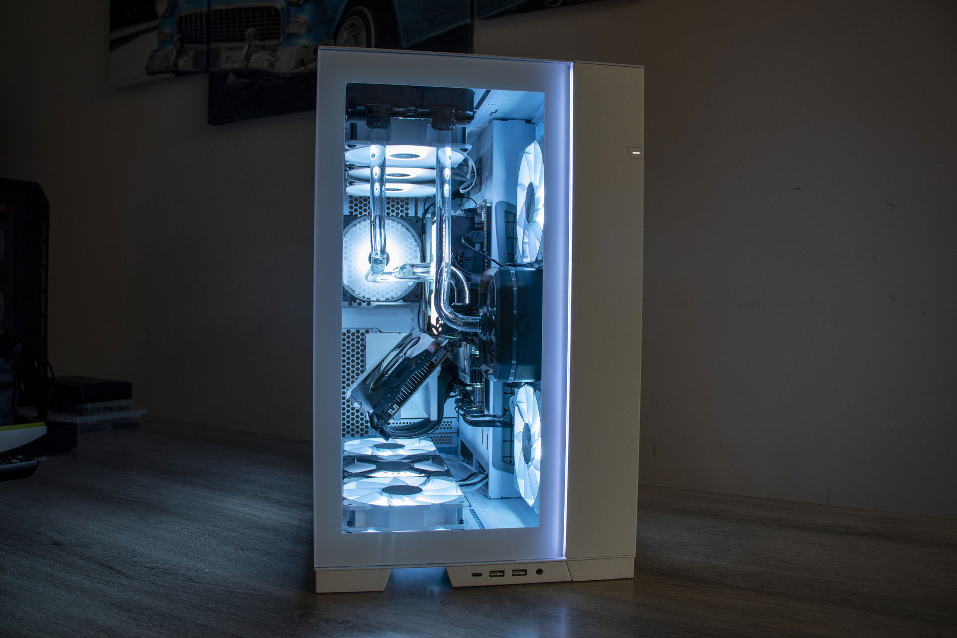 black and white on a budget » builds.gg