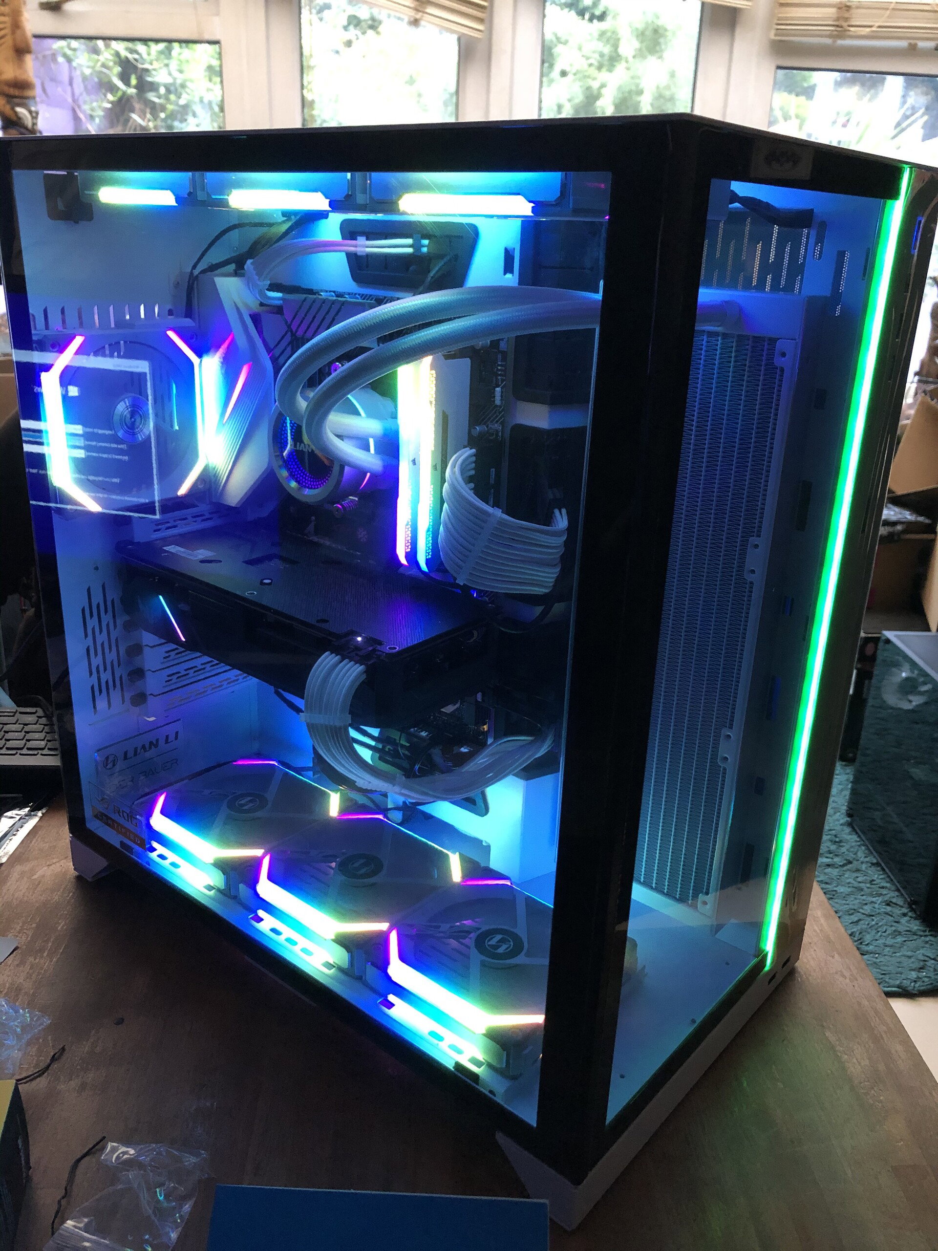 Lian Li o11 Dynamic XL (White) » builds.gg