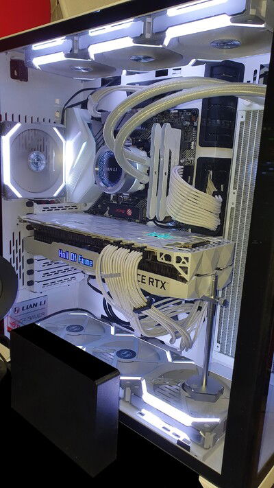 Hardline mITX Build with a Small Footprint » builds.gg