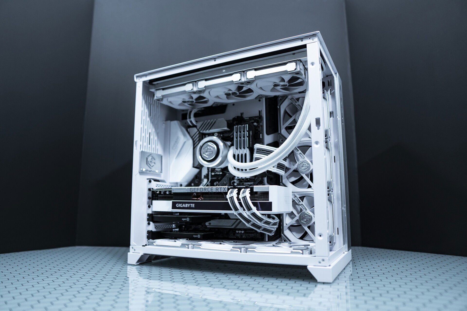 Silver'n'White » builds.gg